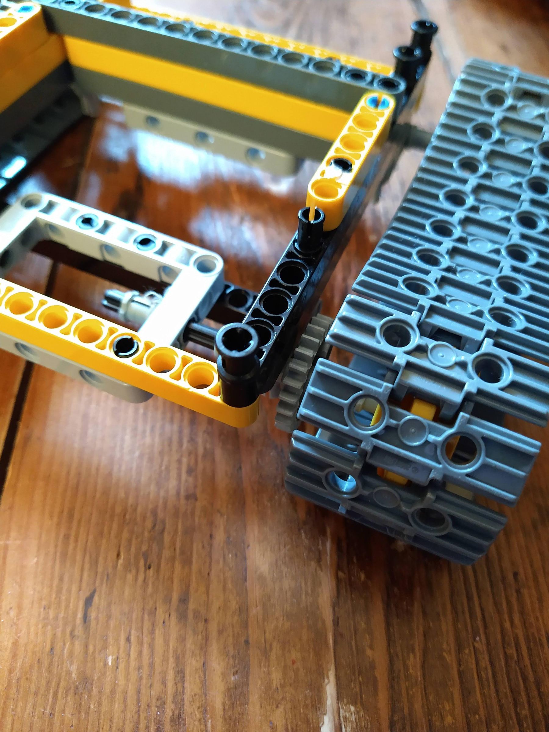 Arduino Controlled LEGO RC Tank and Transmitter : 9 Steps (with ...