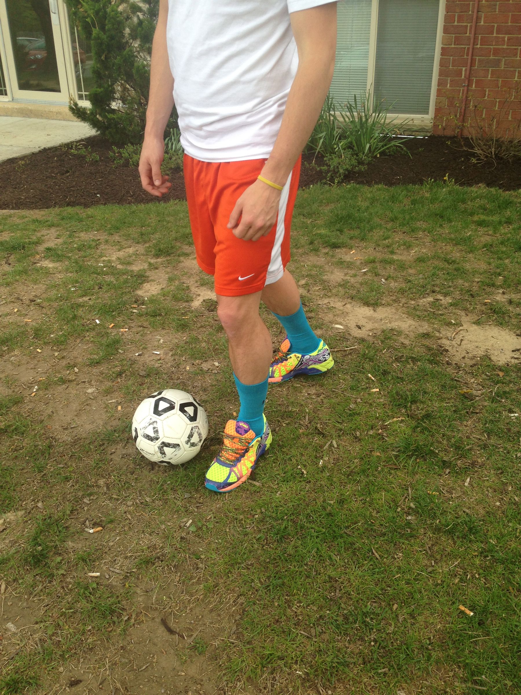 How to Kick a Soccer Ball : 5 Steps - Instructables