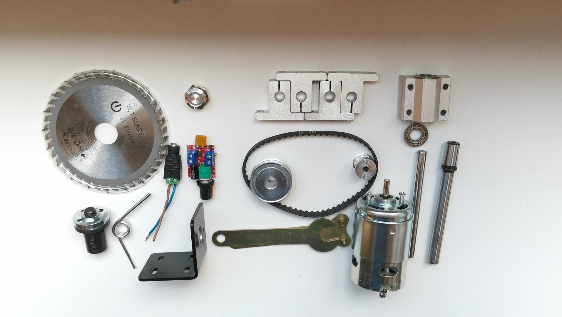 How to Make a Powerful Miter Saw? With 895 Motor : 14 Steps (with ...