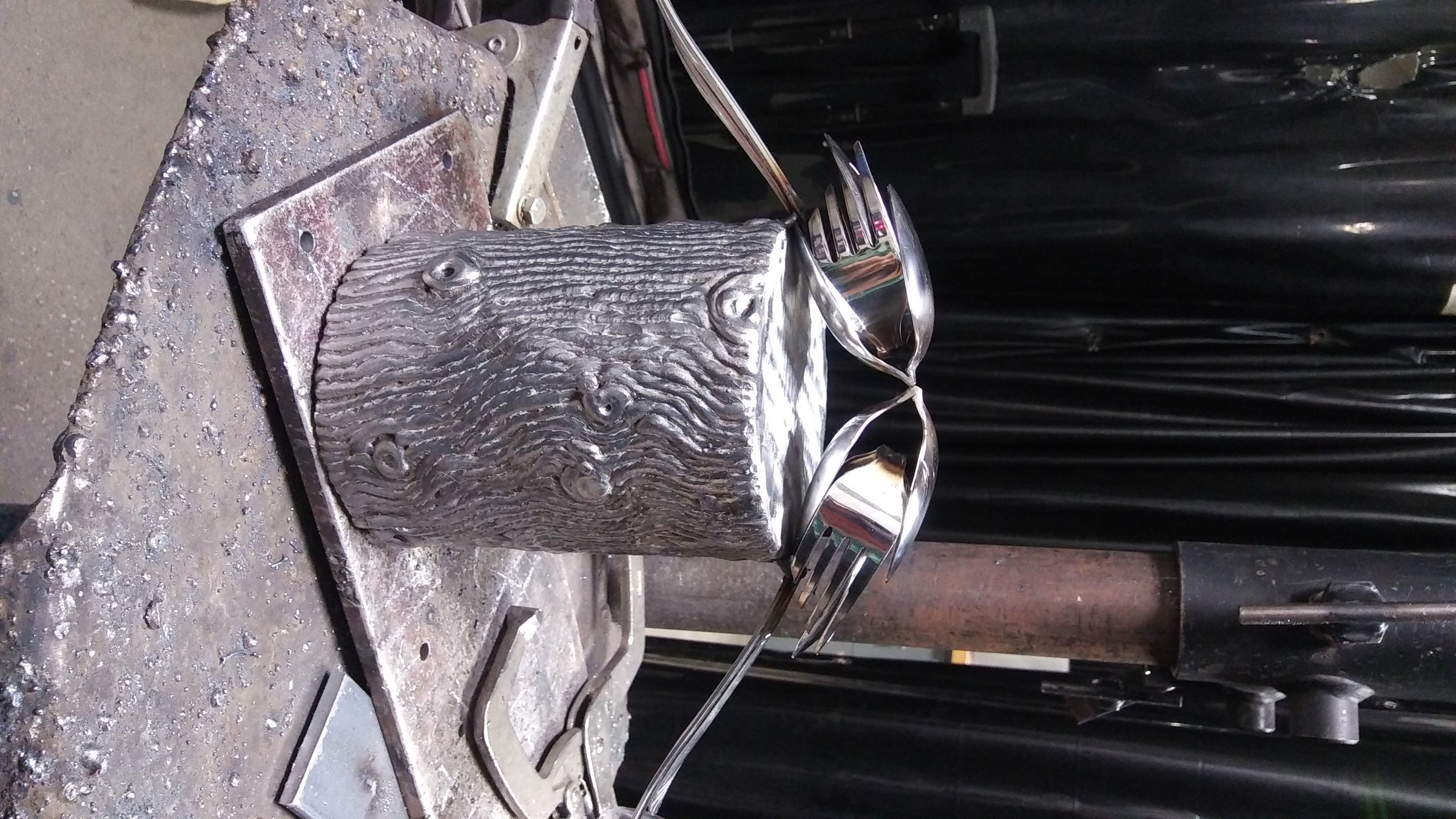 Realistic Metal Log With Love Birds Sculpture : 27 Steps (with Pictures ...