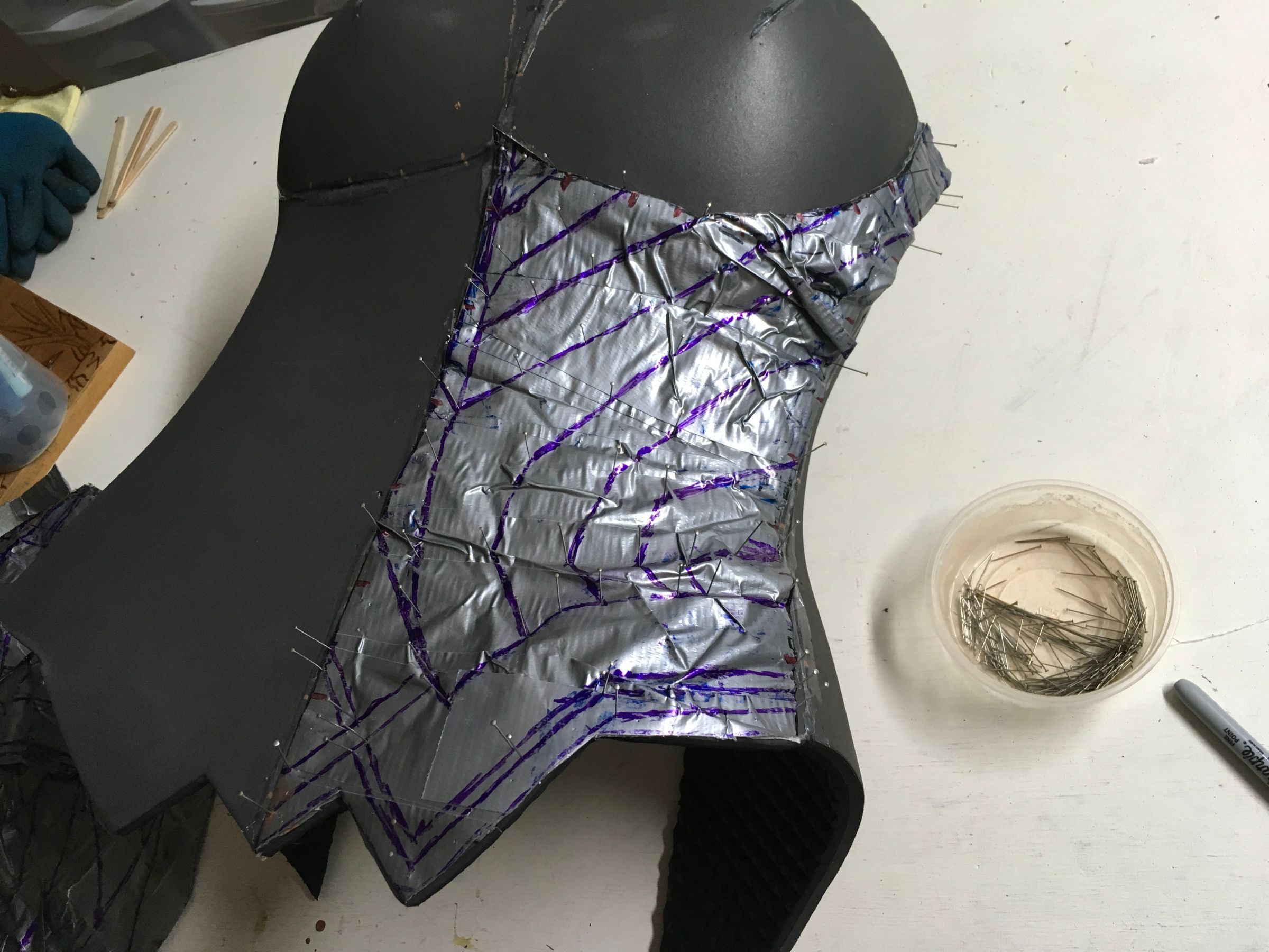 Wonder Woman Cosplay: Body Armour and Gladiator Skirt : 11 Steps (with ...