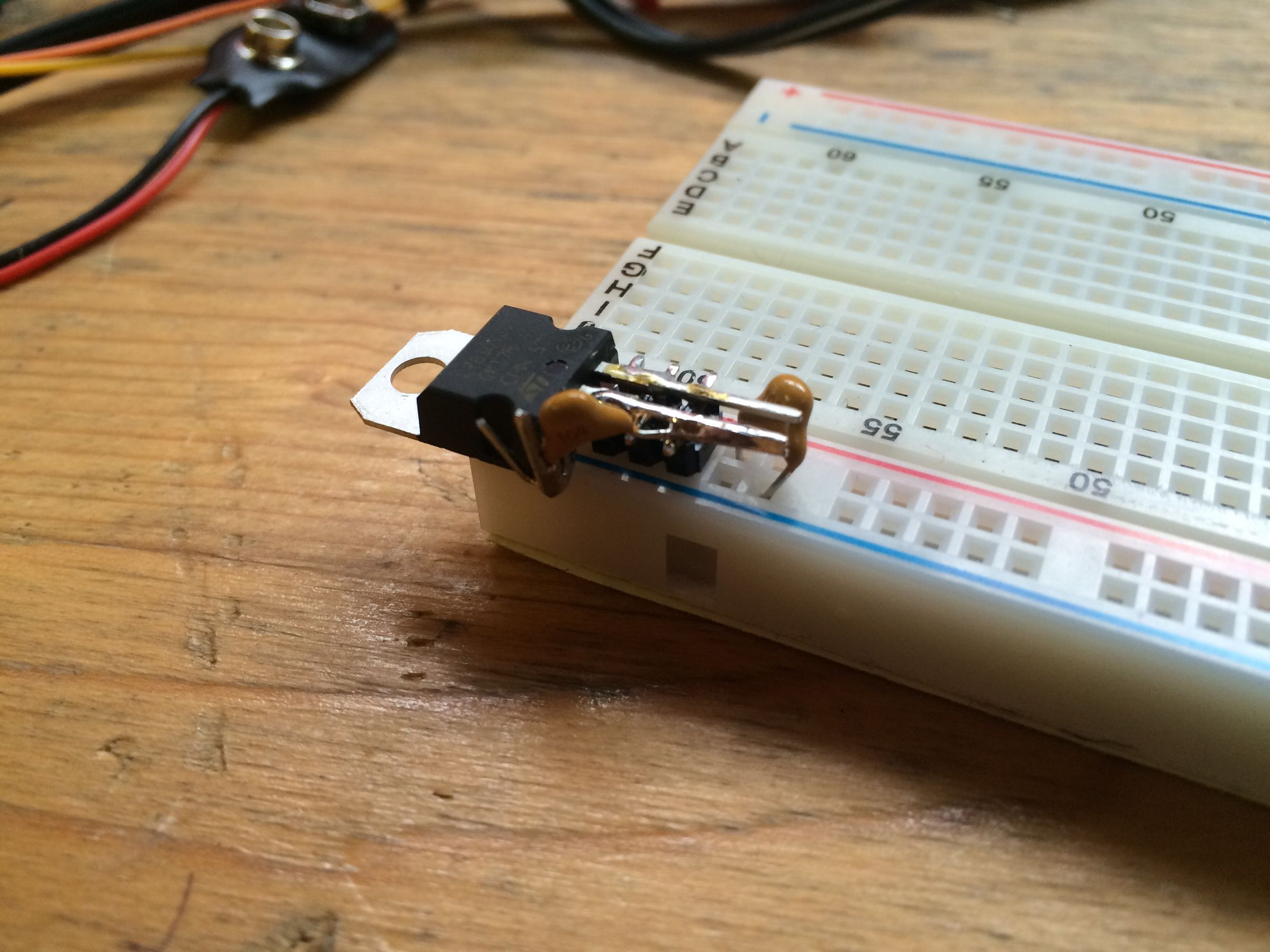 5V Breadboard Powersupply : 5 Steps - Instructables