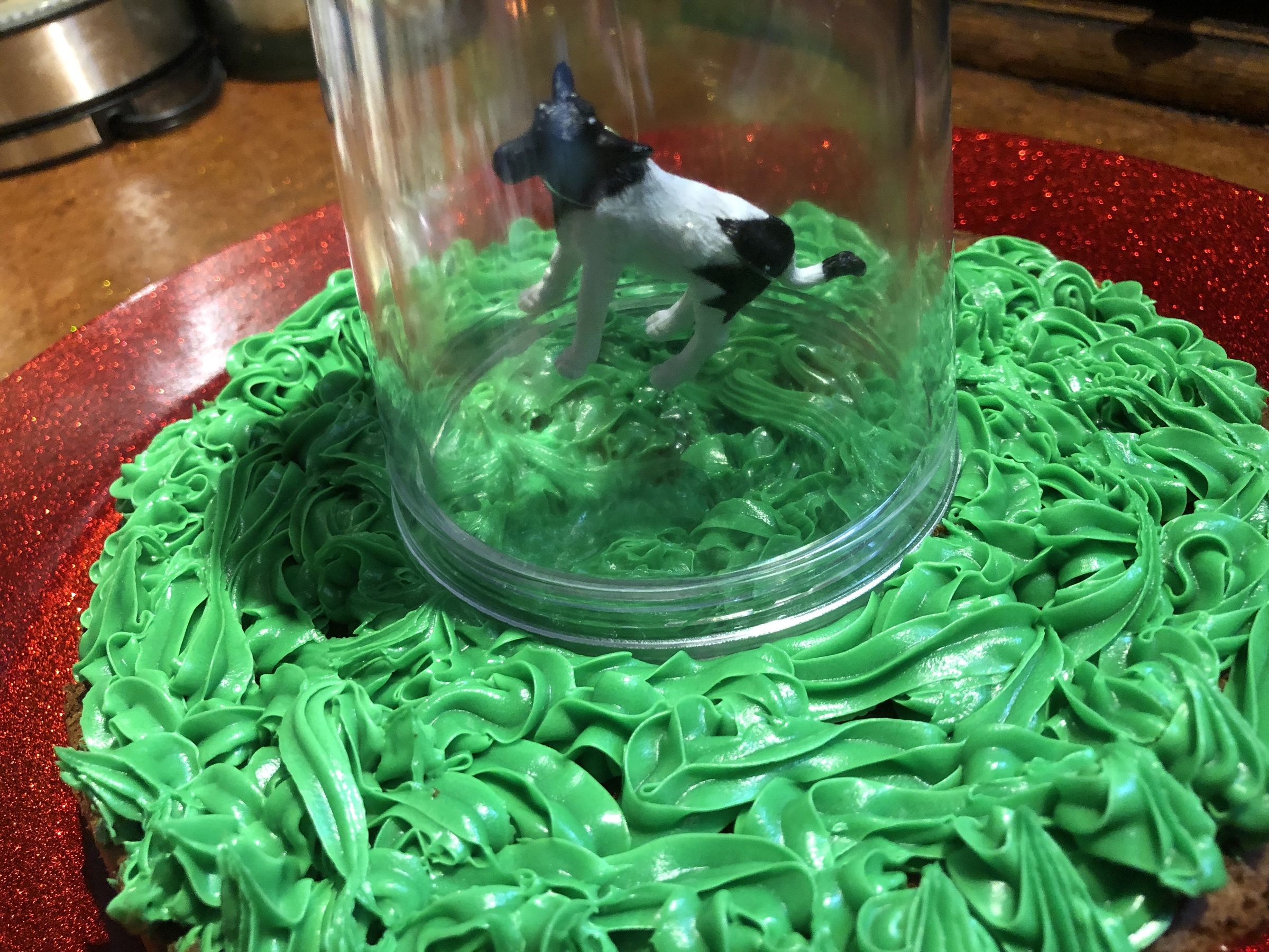 UFO Cow Abduction Cake : 10 Steps (with Pictures) - Instructables