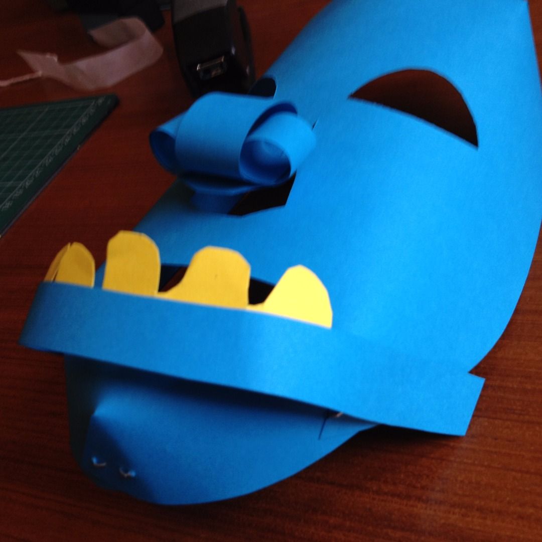 Simple Zombie Mask : 7 Steps - Instructables