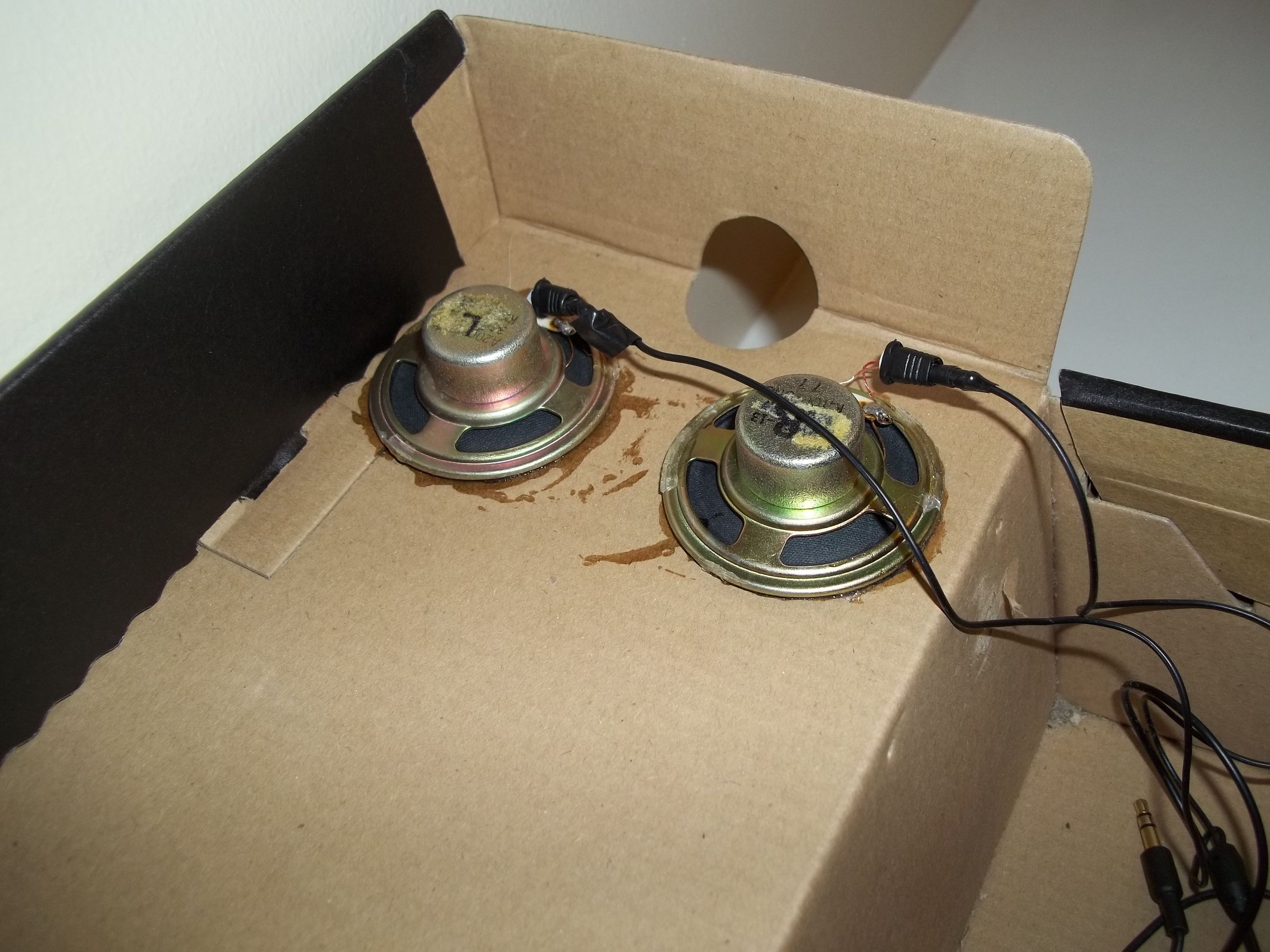 An IPod Projector - Made From Trash! - Instructables