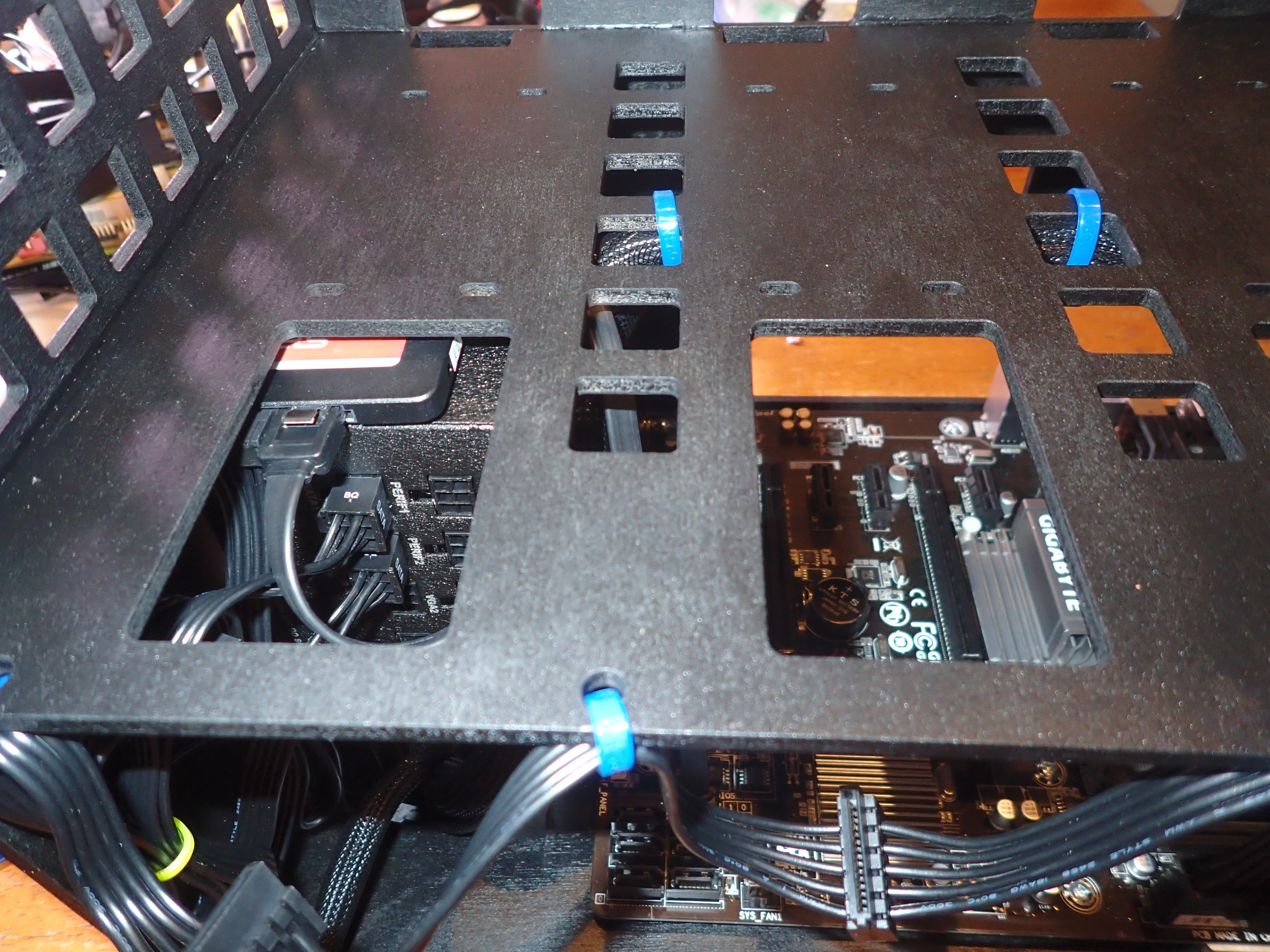 Simple, Stackable GPU Mining Rig : 10 Steps (with Pictures) - Instructables