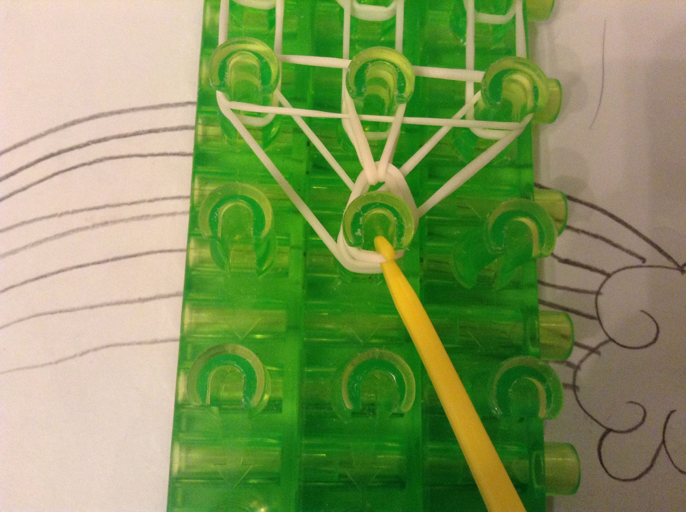Rainbow Loom Heart Charm : 7 Steps - Instructables