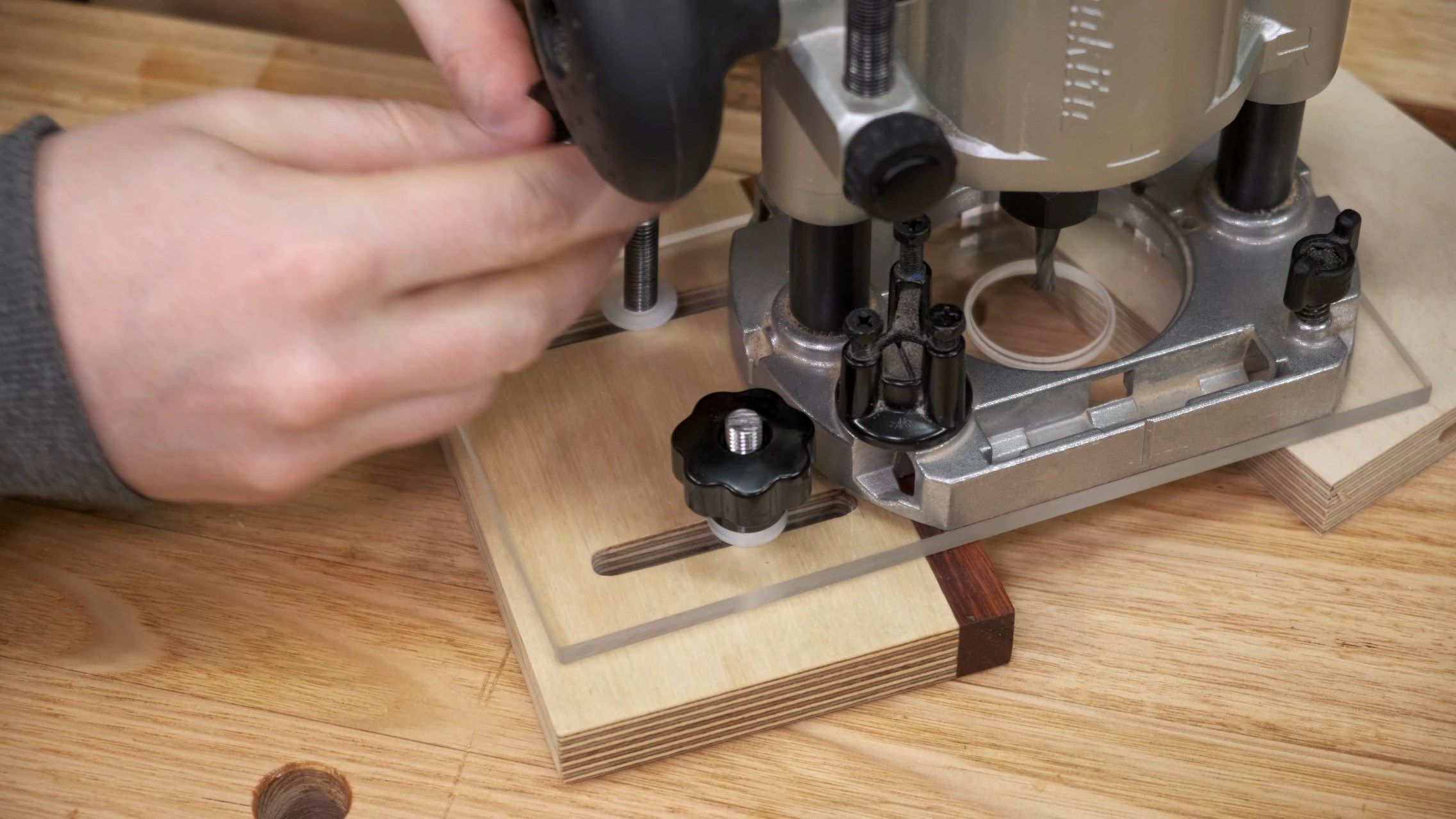 Router Sub-base (and Edge Guide) : 11 Steps (with Pictures) - Instructables