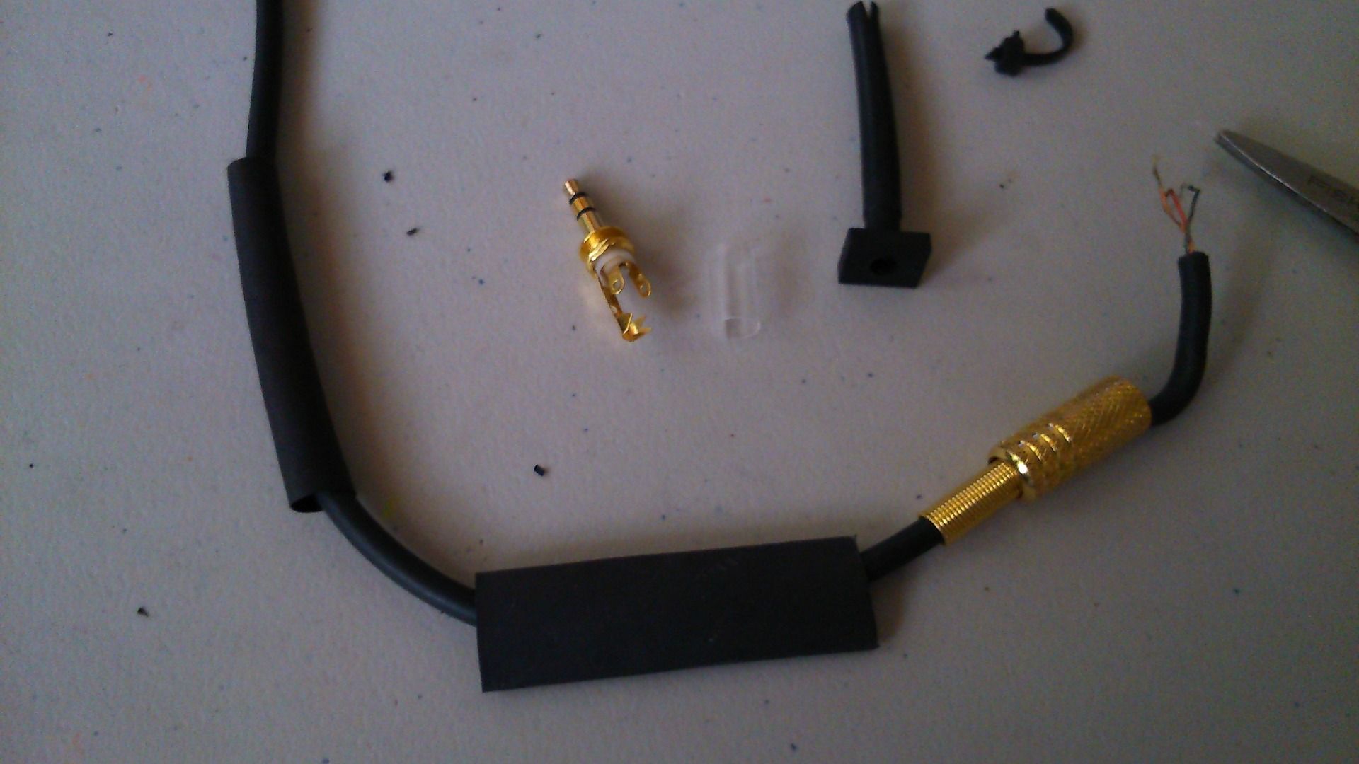 Headphone Removable Cable - Sony MDR-V500 : 9 Steps - Instructables