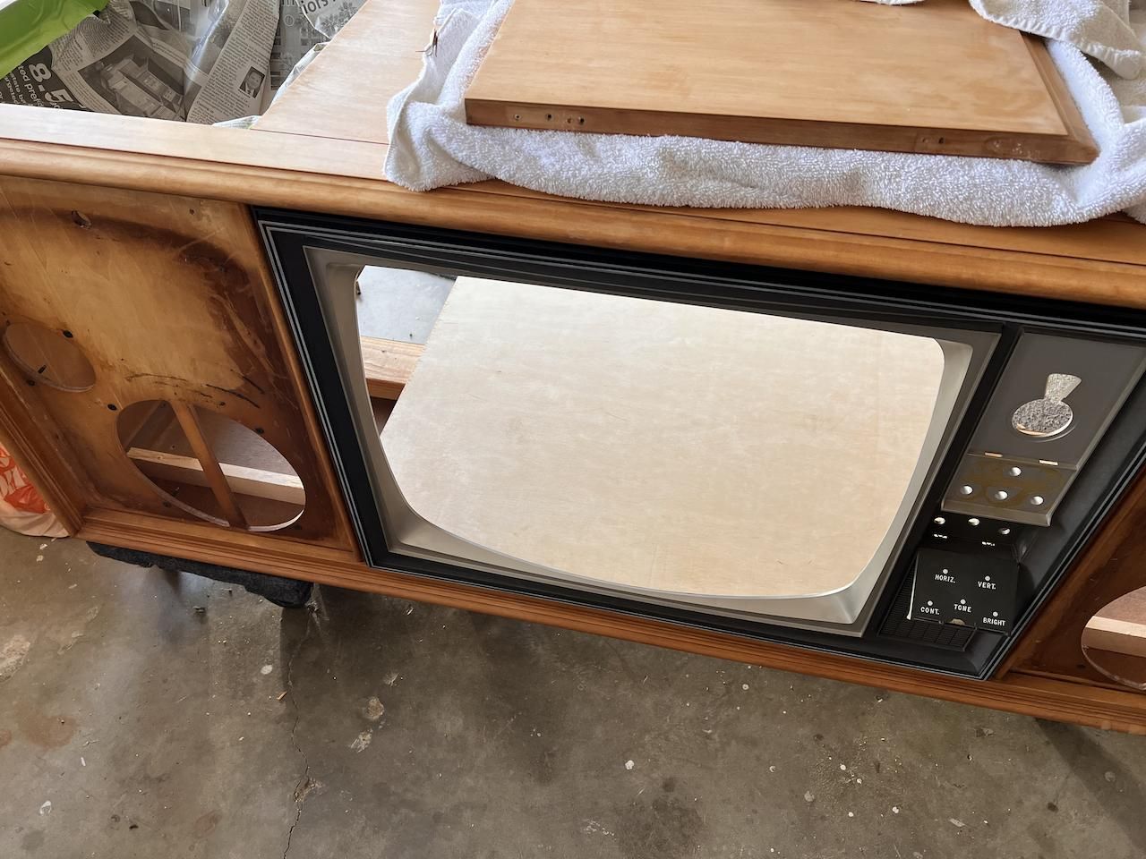 Vintage TV Console Revamp : 8 Steps (with Pictures) - Instructables