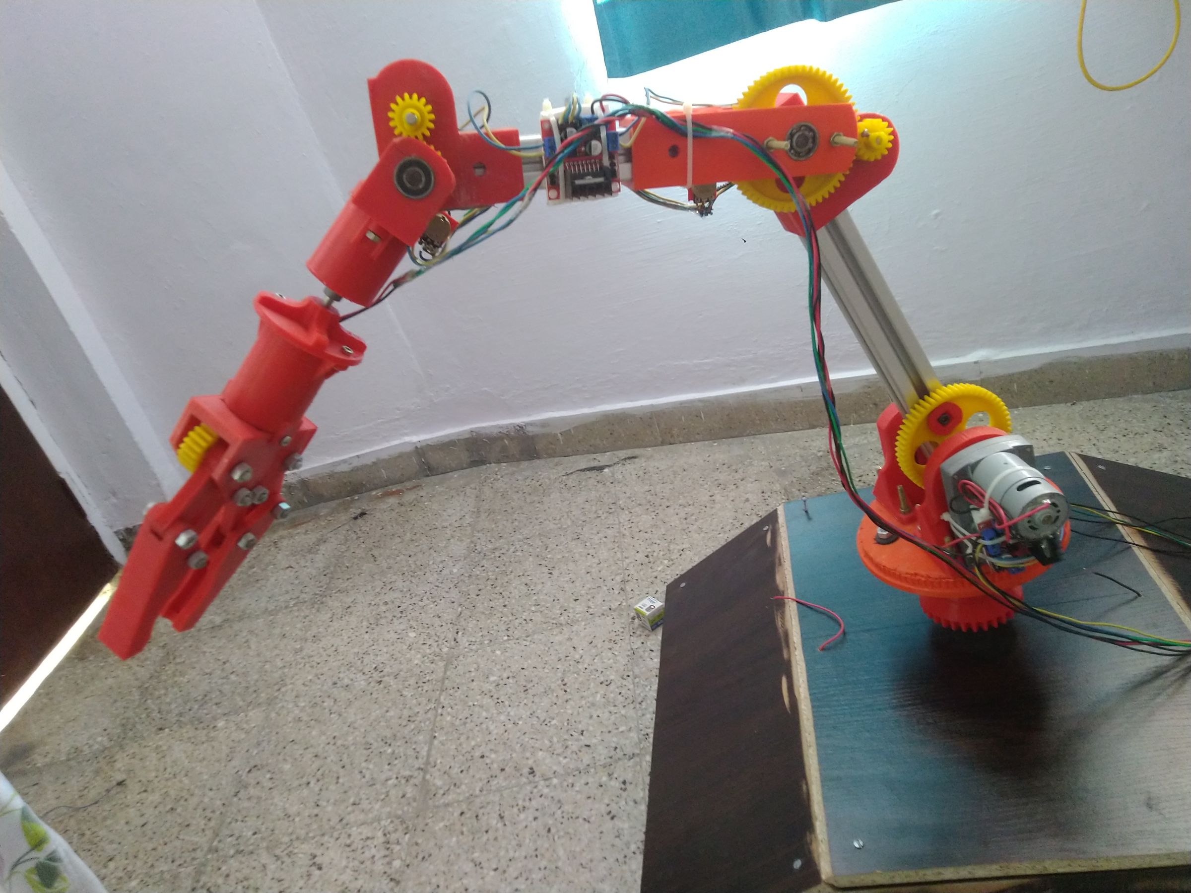 Moslty 3D-printed Robotic Arm That Mimics Puppet Controller : 11 Steps ...