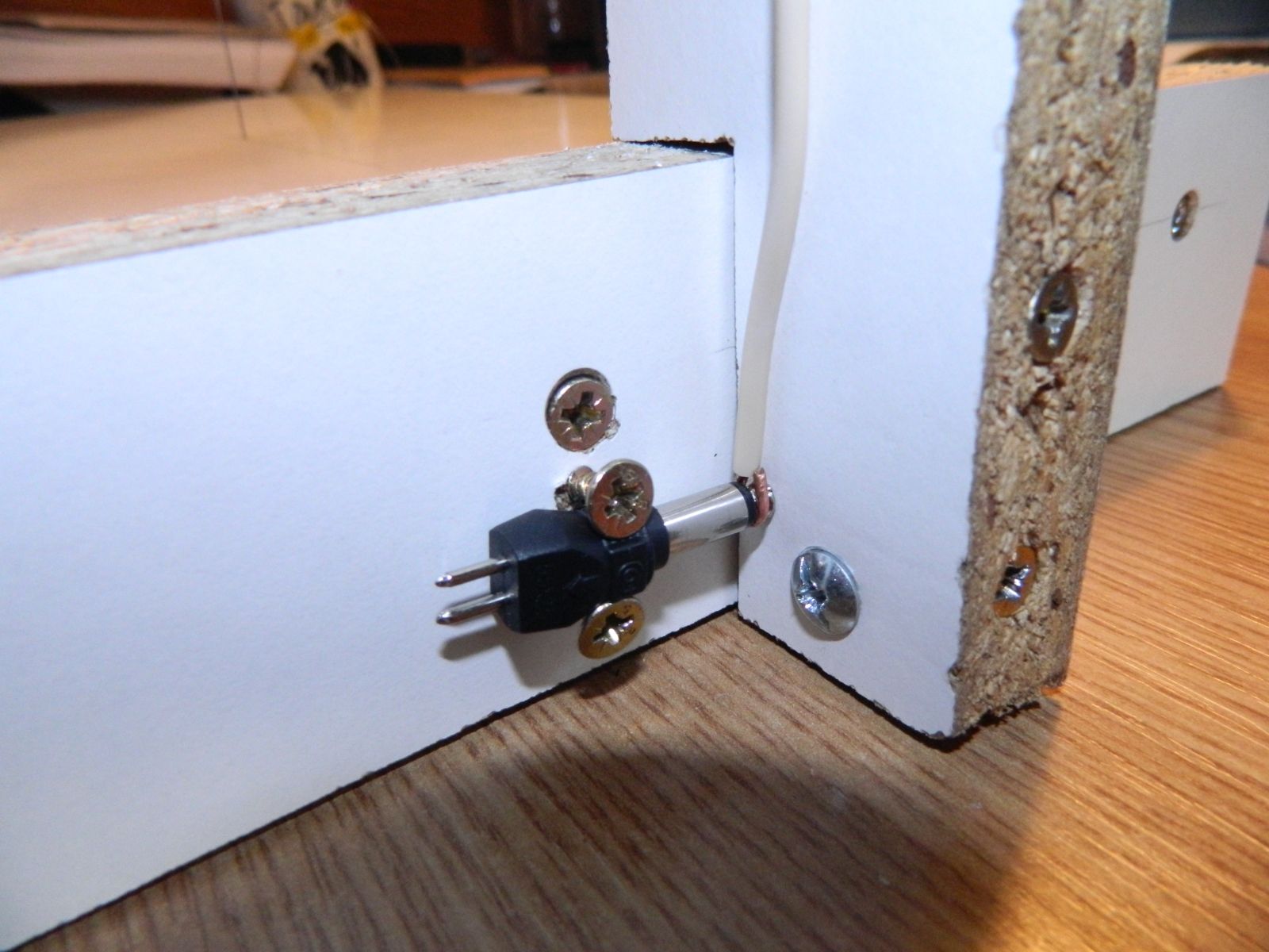 Simple Styrofoam Hot Wire Cutter : 10 Steps - Instructables