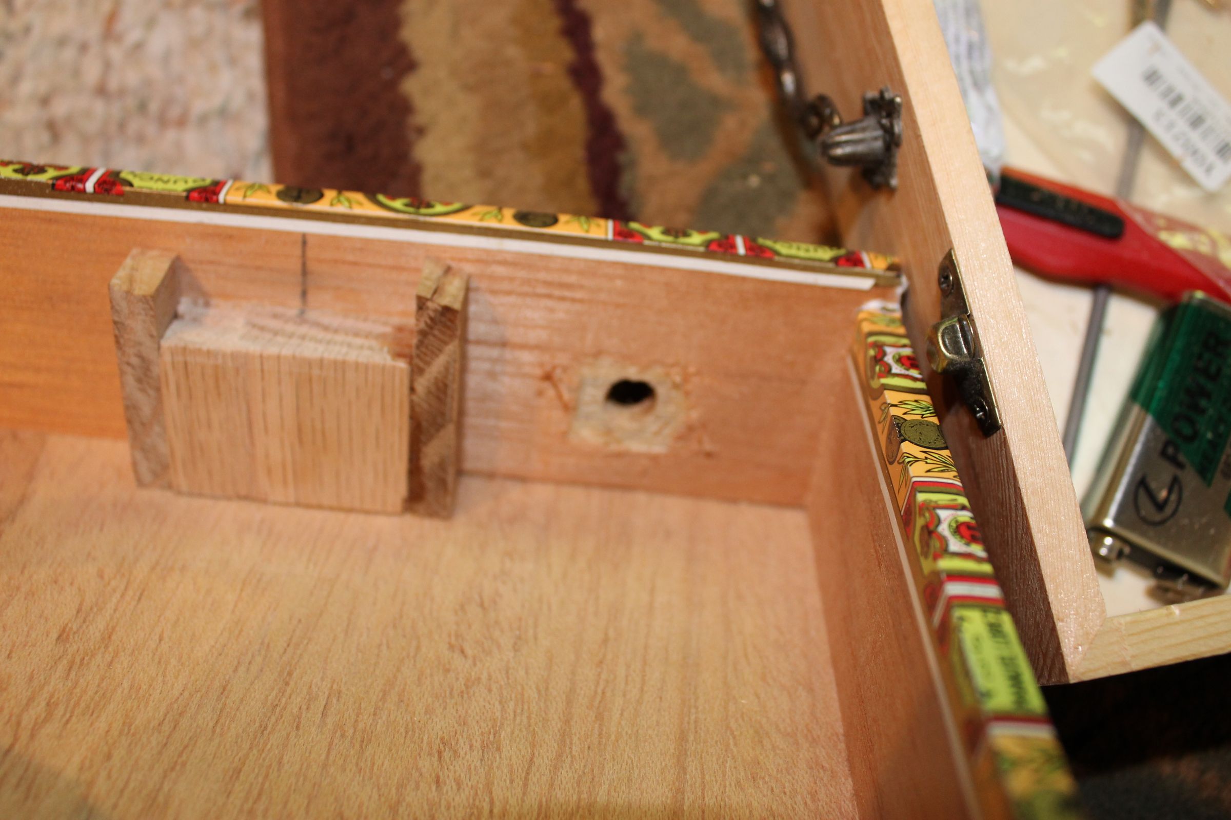 Awesome Cigar Box Dulcimer : 14 Steps (with Pictures) - Instructables