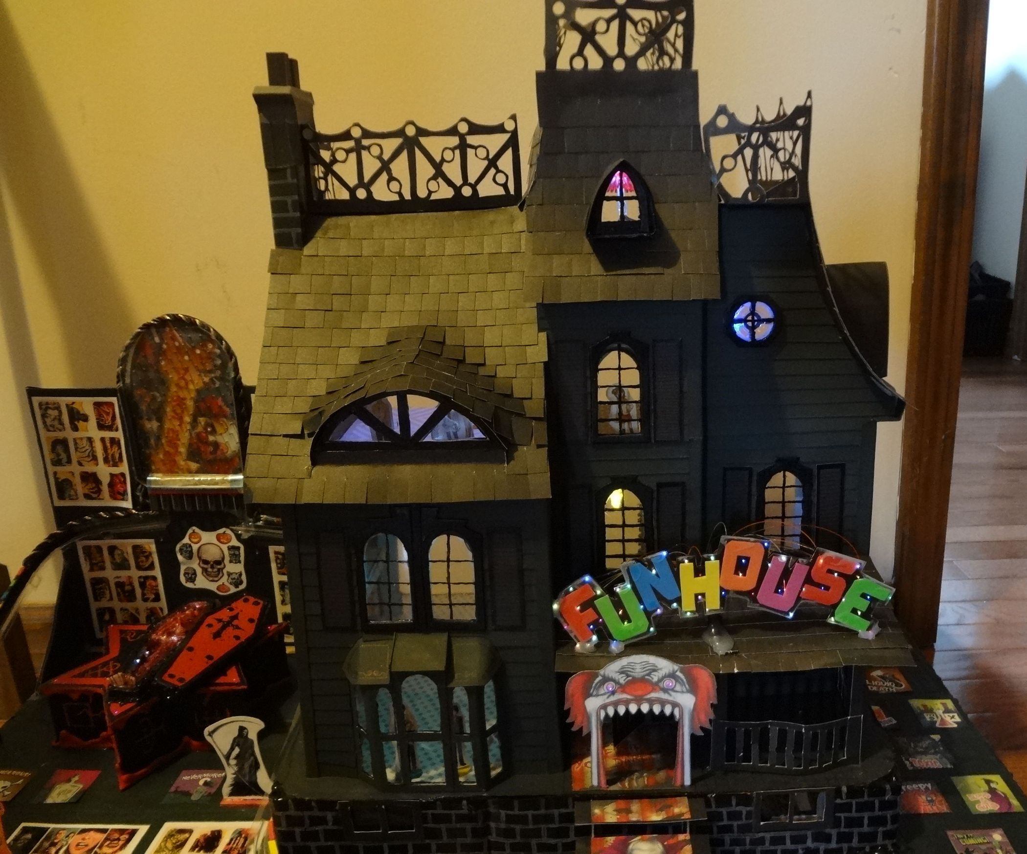 Cardboard Haunted House With Lights. : 8 Steps (with Pictures ...