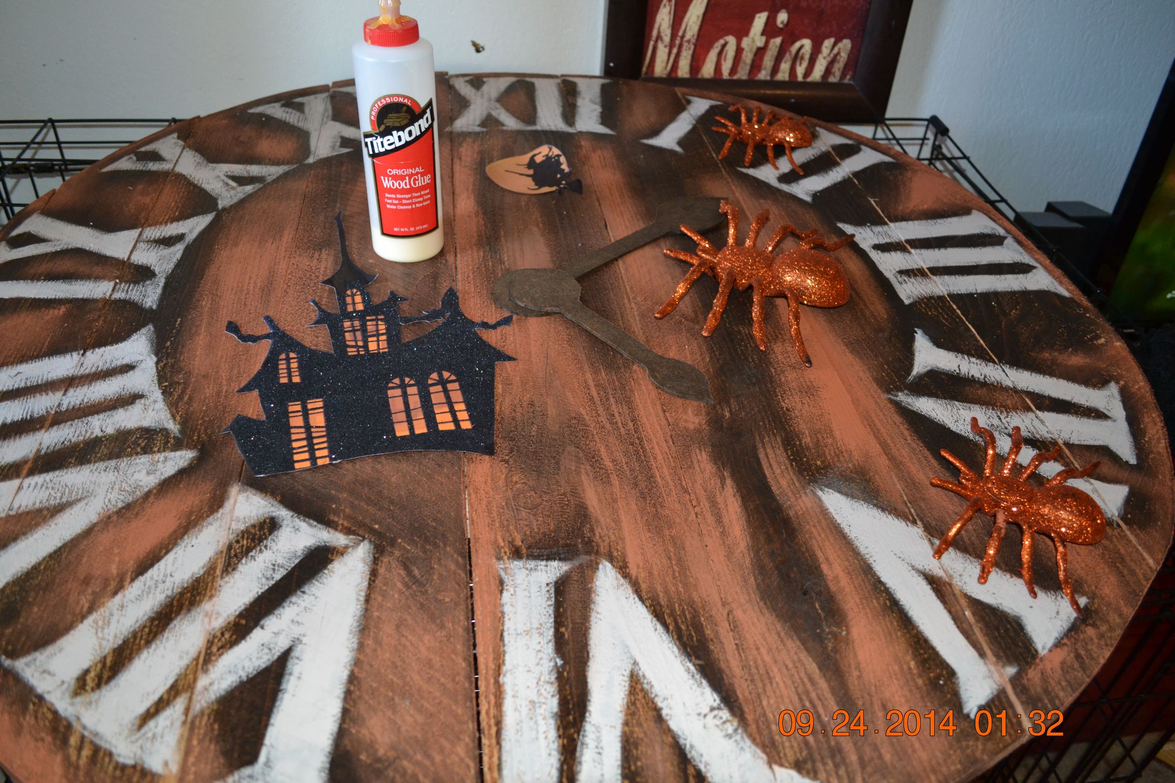 Halloween Wall Clock Decoration : 7 Steps - Instructables