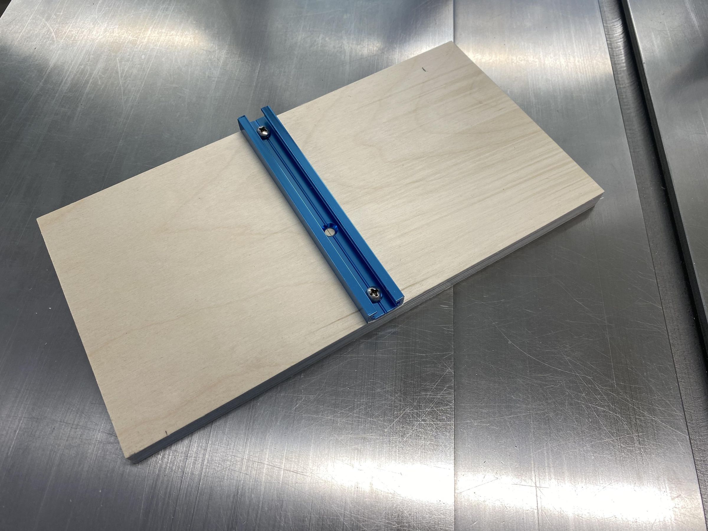 Thin-Strip Cutting Jig With Micro Adjustment : 4 Steps (with Pictures ...