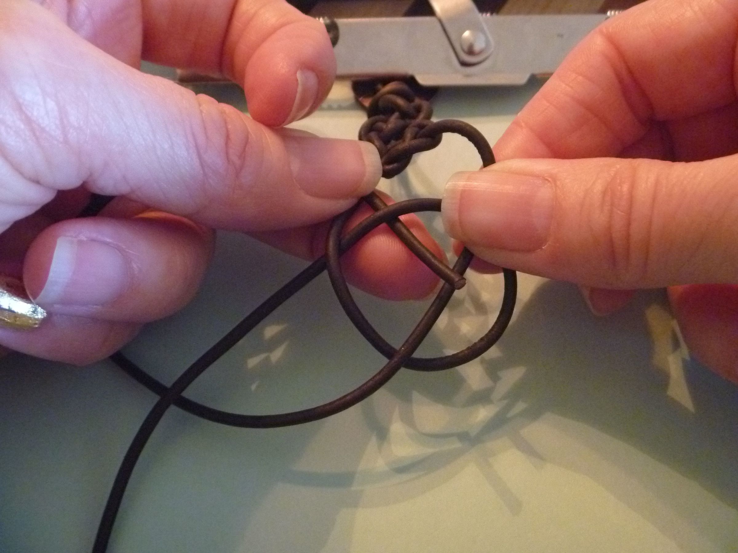 Celtic Knot Macrame Bracelet : 9 Steps (with Pictures) - Instructables