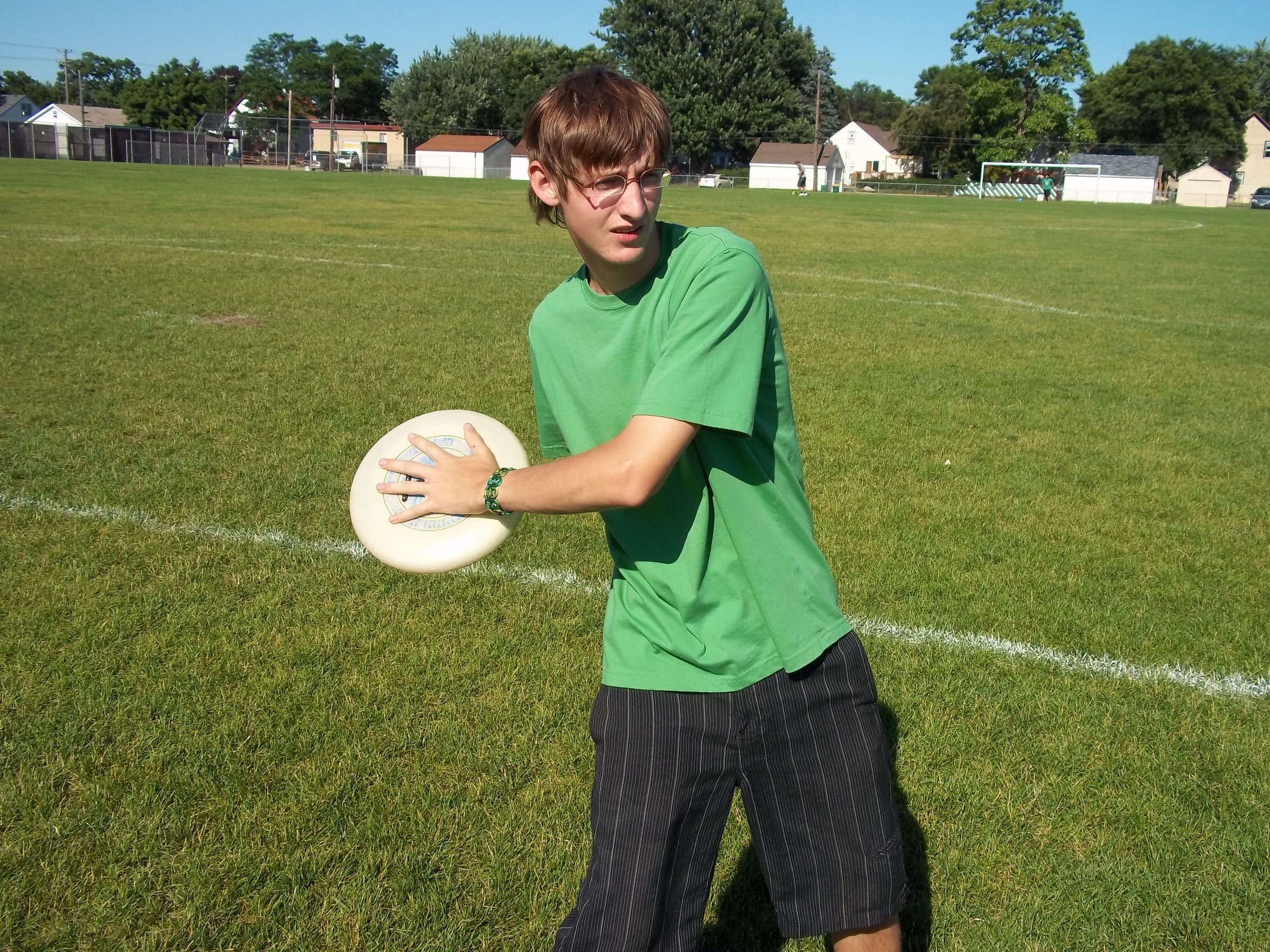 Funky McGroovy Frizbee Throwing Guide : 9 Steps (with Pictures ...