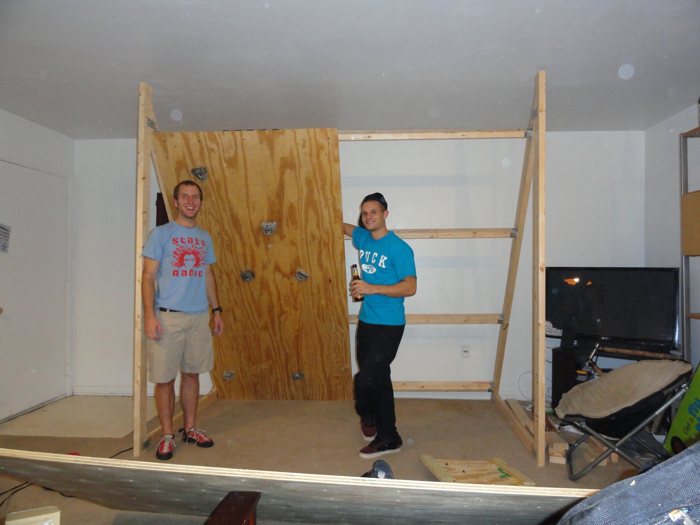 Freestanding Indoor Rock Climbing Wall for $150 : 7 Steps (with ...