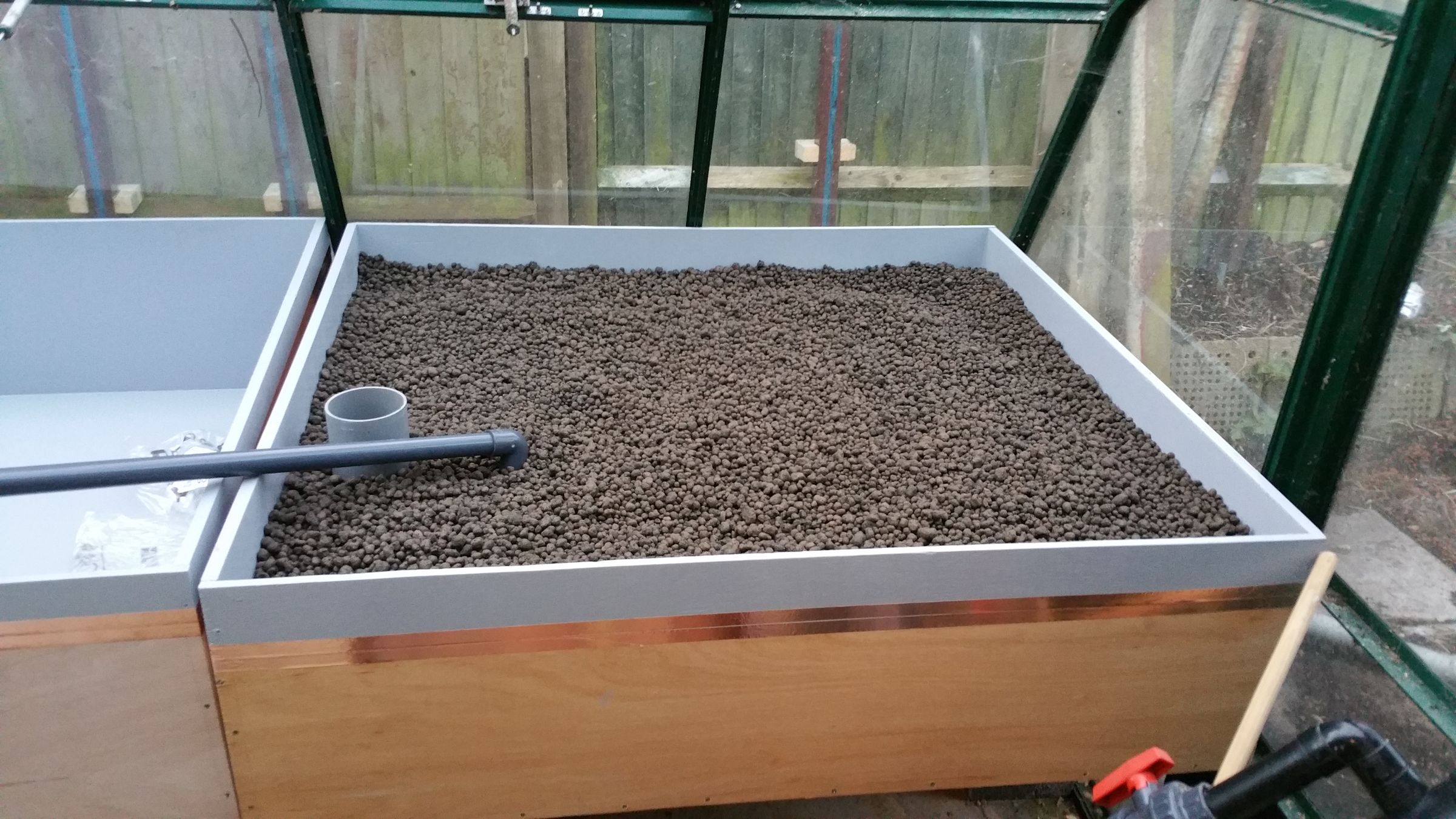 Building an Aquaponic Grow Bed Flood and Drain. : 10 Steps (with ...