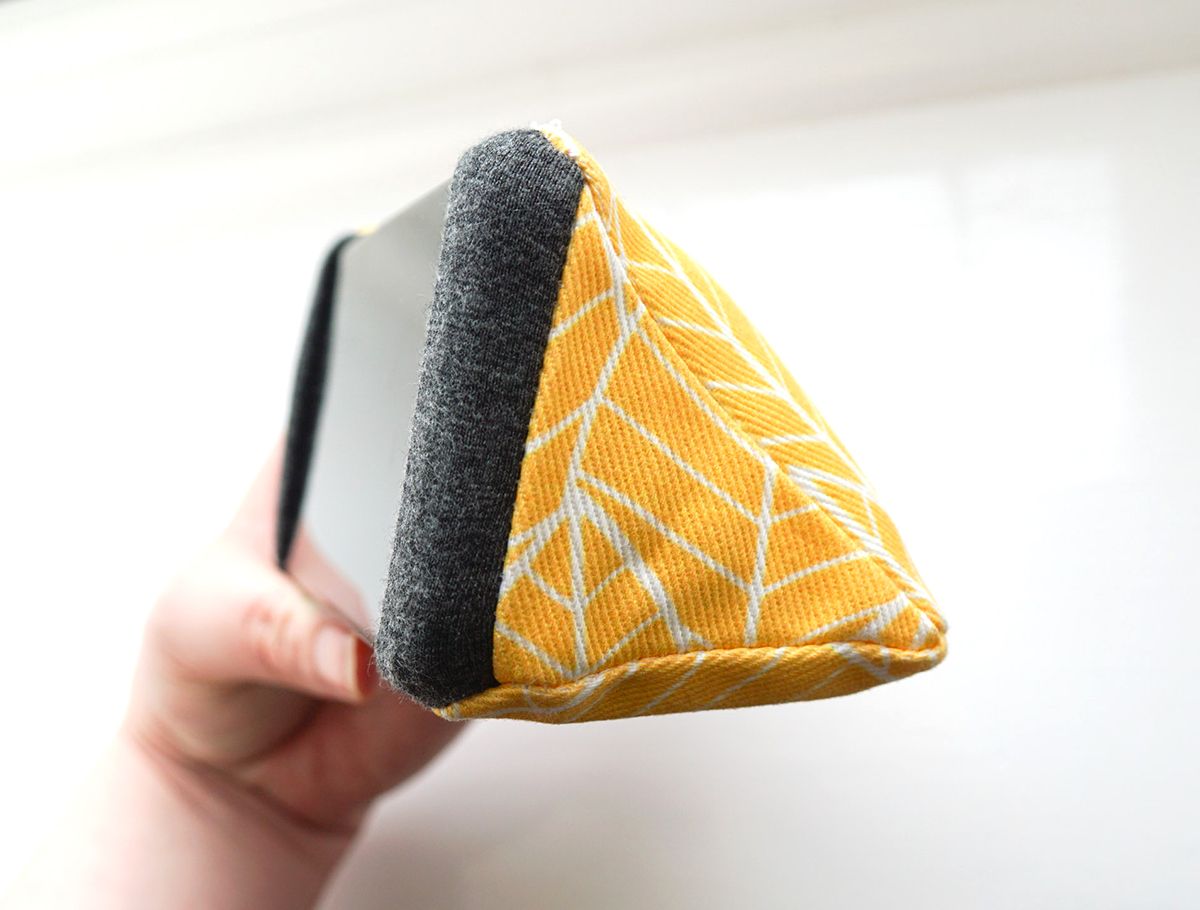 DIY Phone Holder | How to Sew a Triangular Stand for Your Mobile : 11 ...