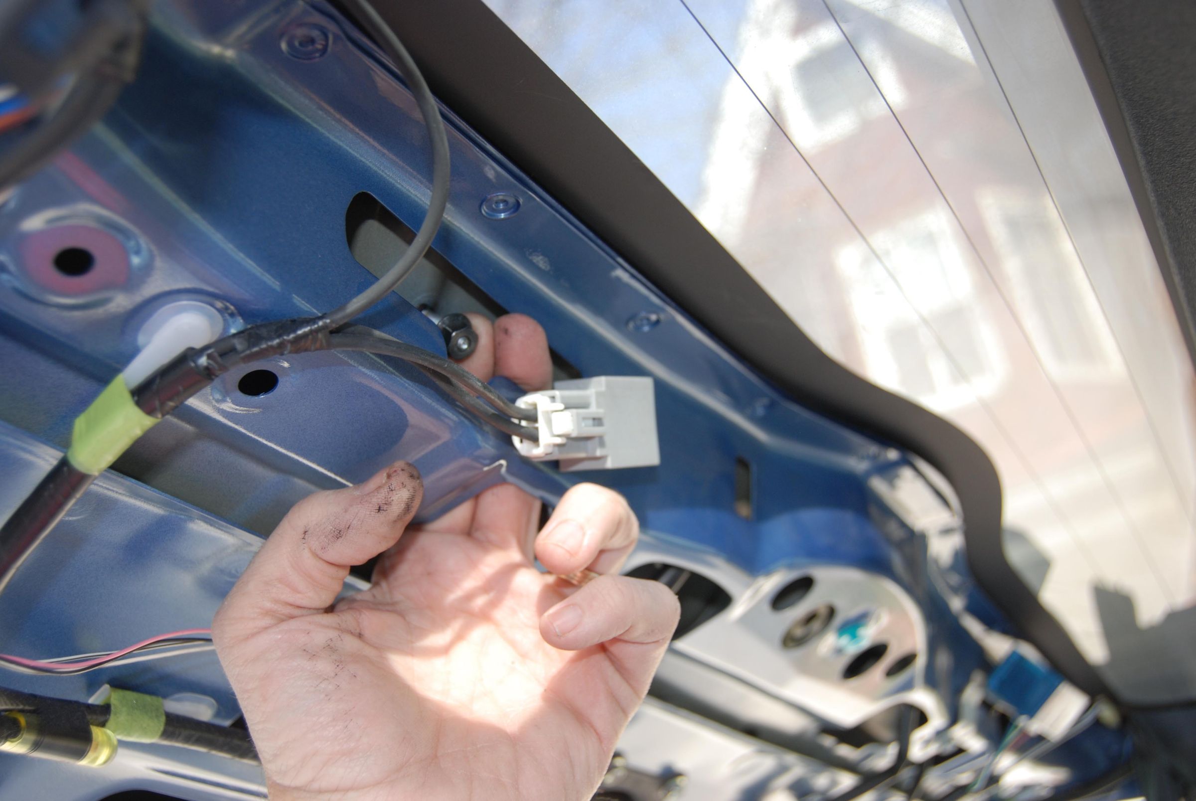 2007 Prius Hatch Latch REPAIR : 4 Steps - Instructables