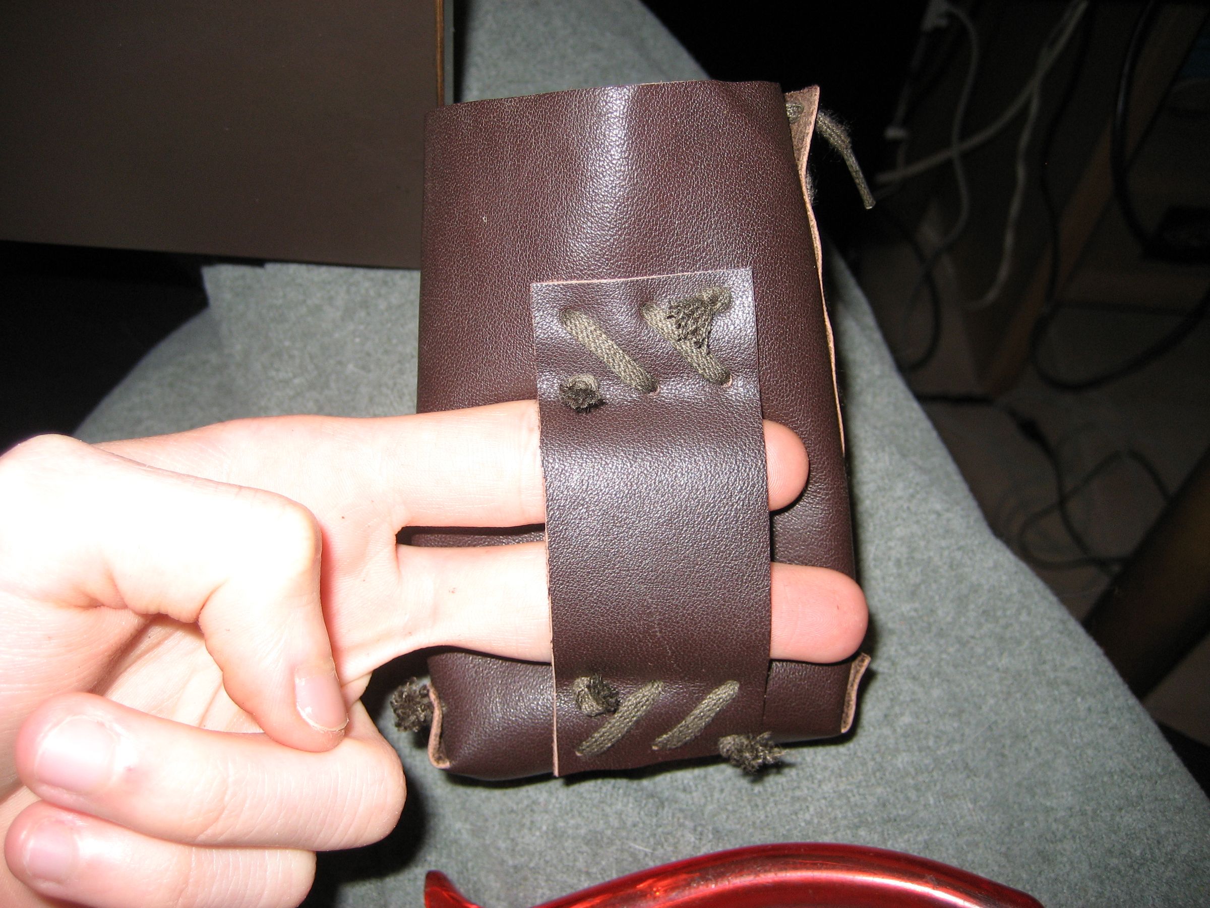 Leather Camera Belt Pouch From a Single Rectangle : 12 Steps ...