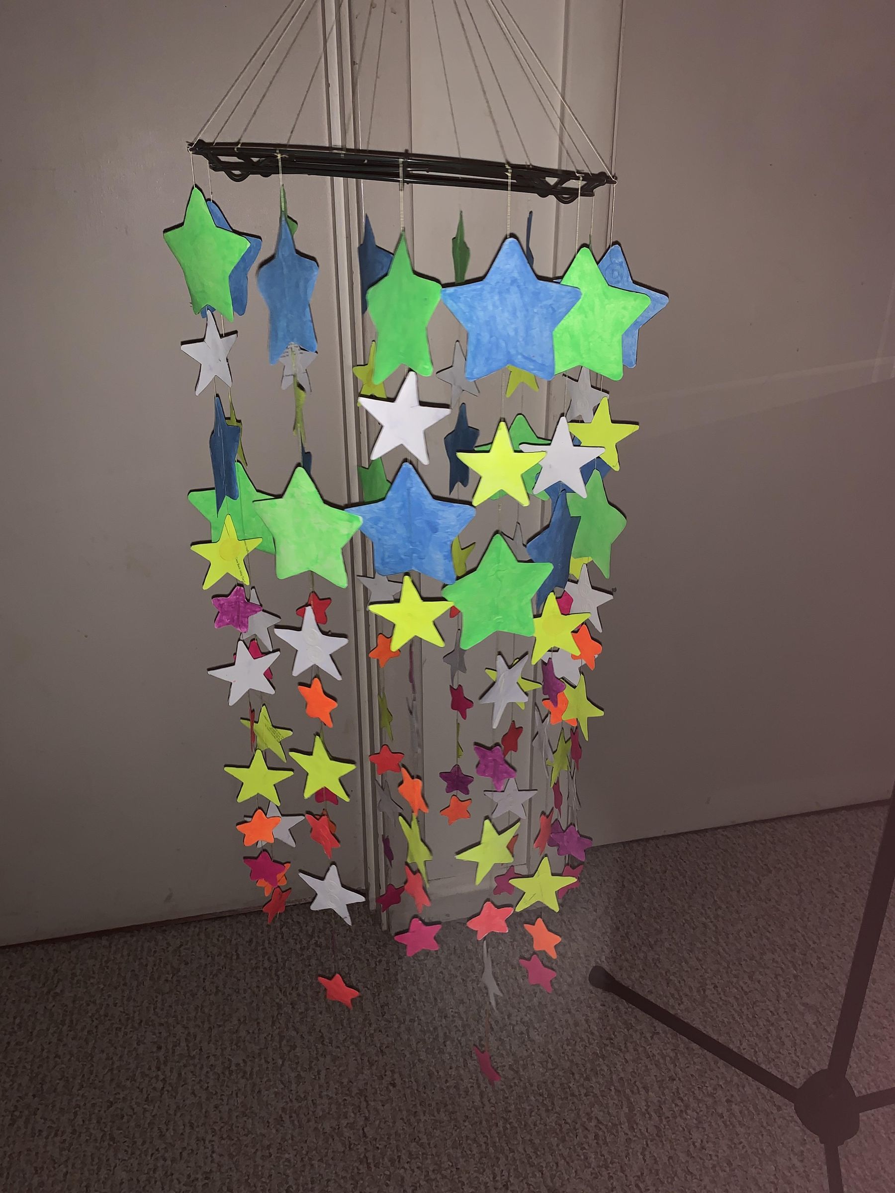 Music Playing Mobile With Glowing Multi-Colored Paper Stars! : 9 Steps ...