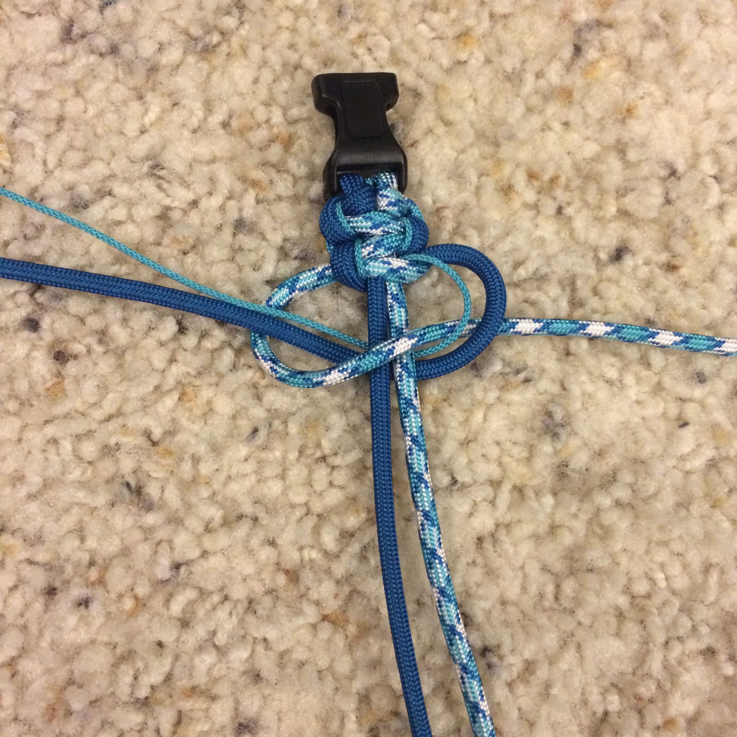 Paracord Weaves : 8 Steps - Instructables