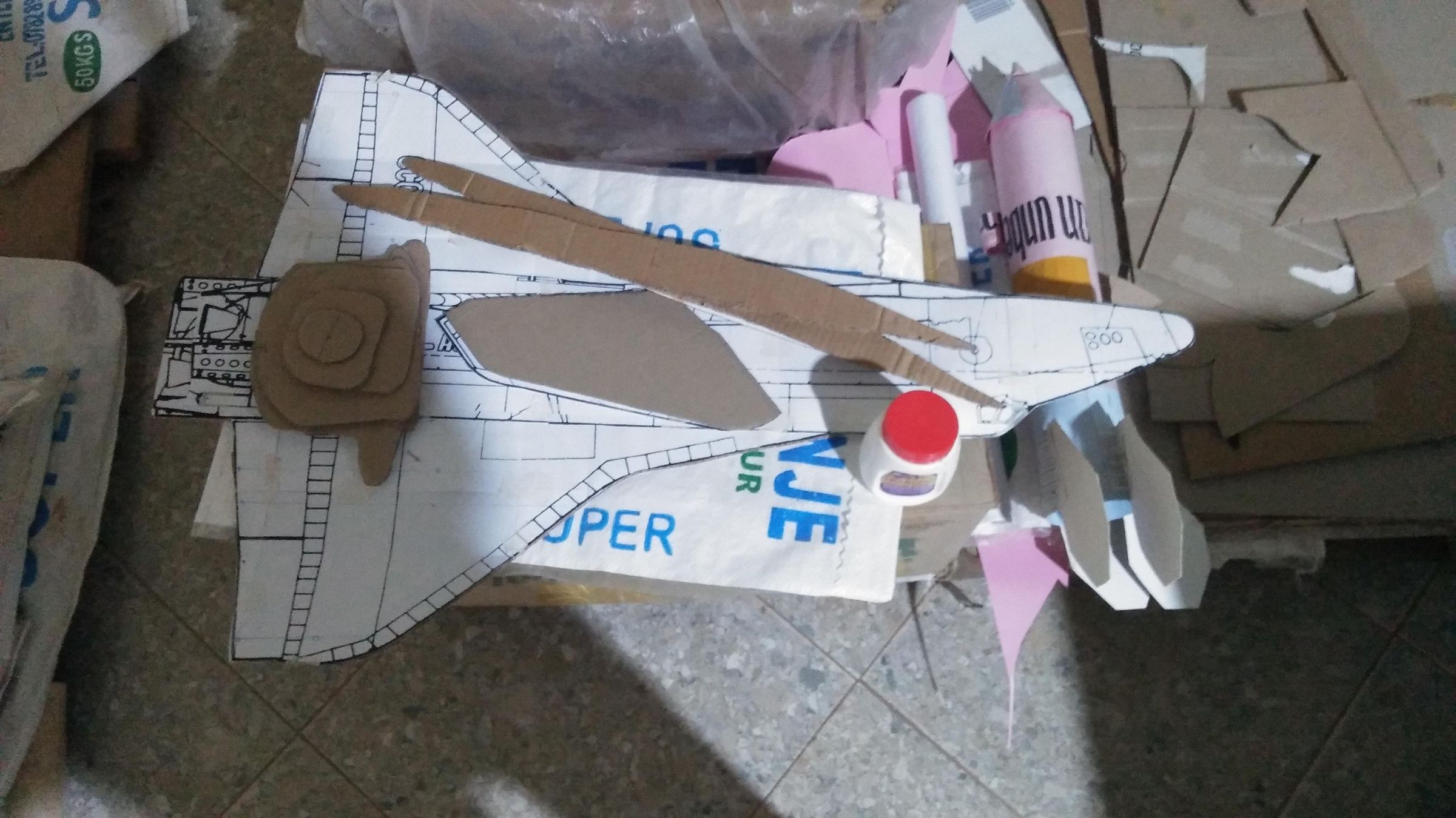 A DIY CARDBOARD AND PAPER SPACE SHUTTLE : 8 Steps - Instructables