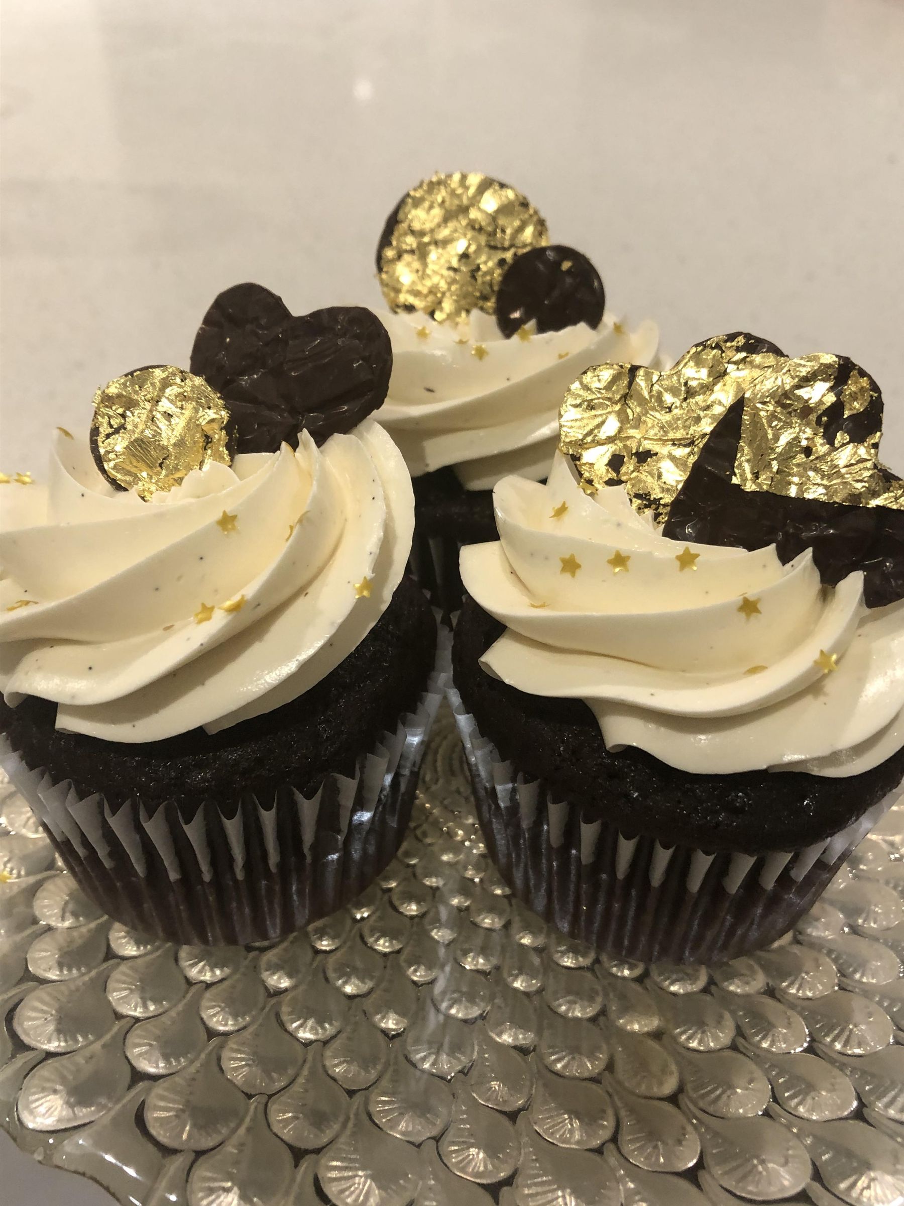Metallic Chocolate Decorations Using Tinfoil & Gold Leaf : 4 Steps ...