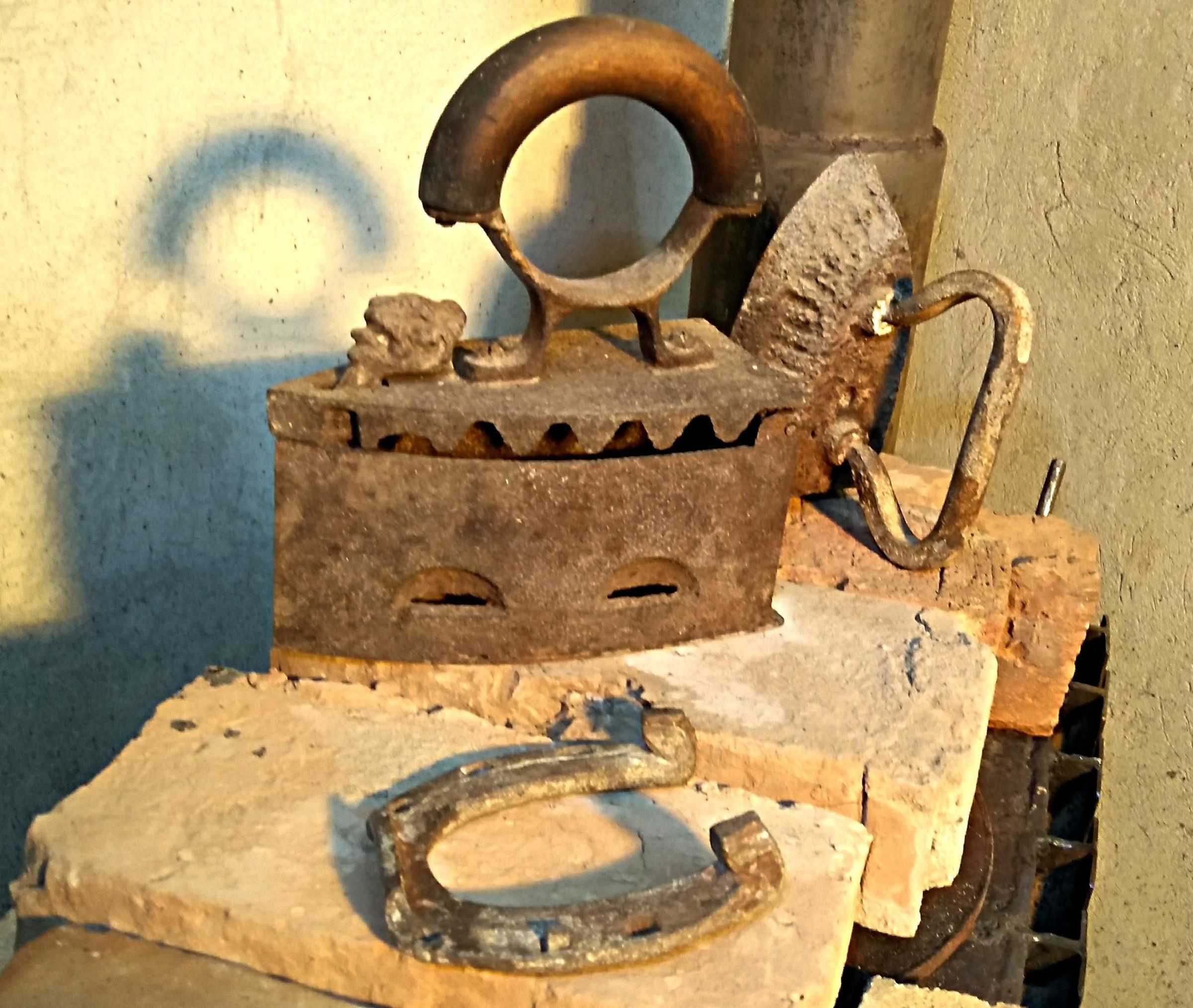 Repairing an Electronic Iron : 12 Steps - Instructables