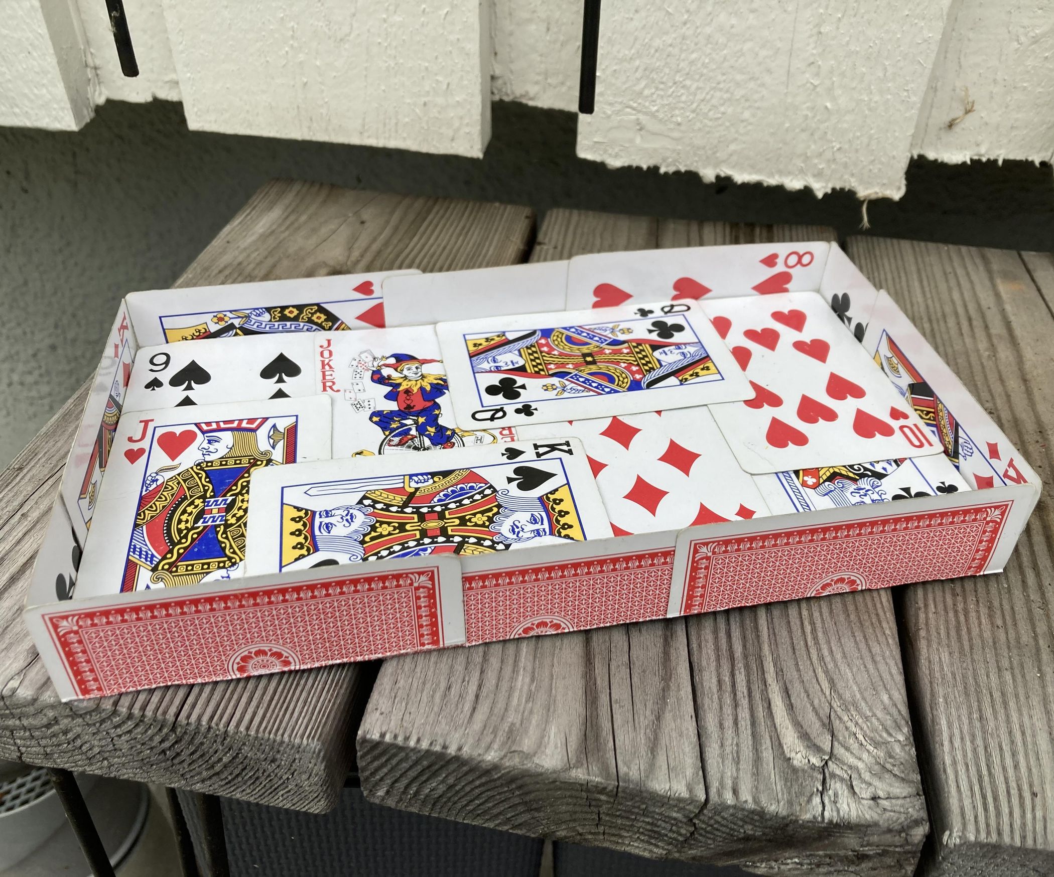 Tray Made Out of Cards : 6 Steps - Instructables