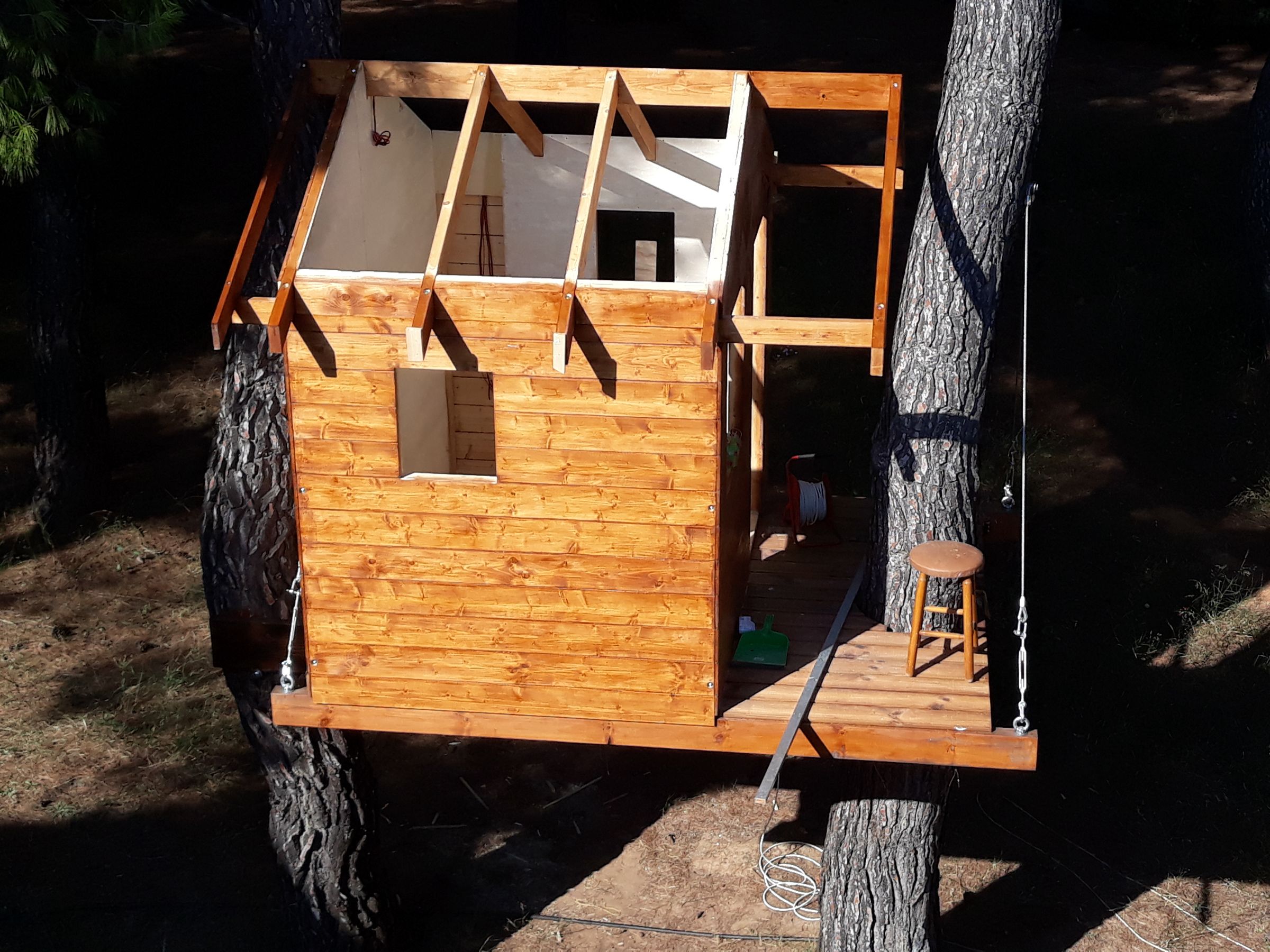 Treehouse on Two Trees : 22 Steps (with Pictures) - Instructables