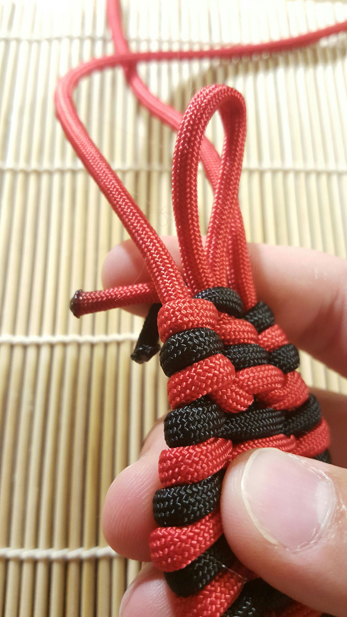Paracord Snake : 10 Steps (with Pictures) - Instructables