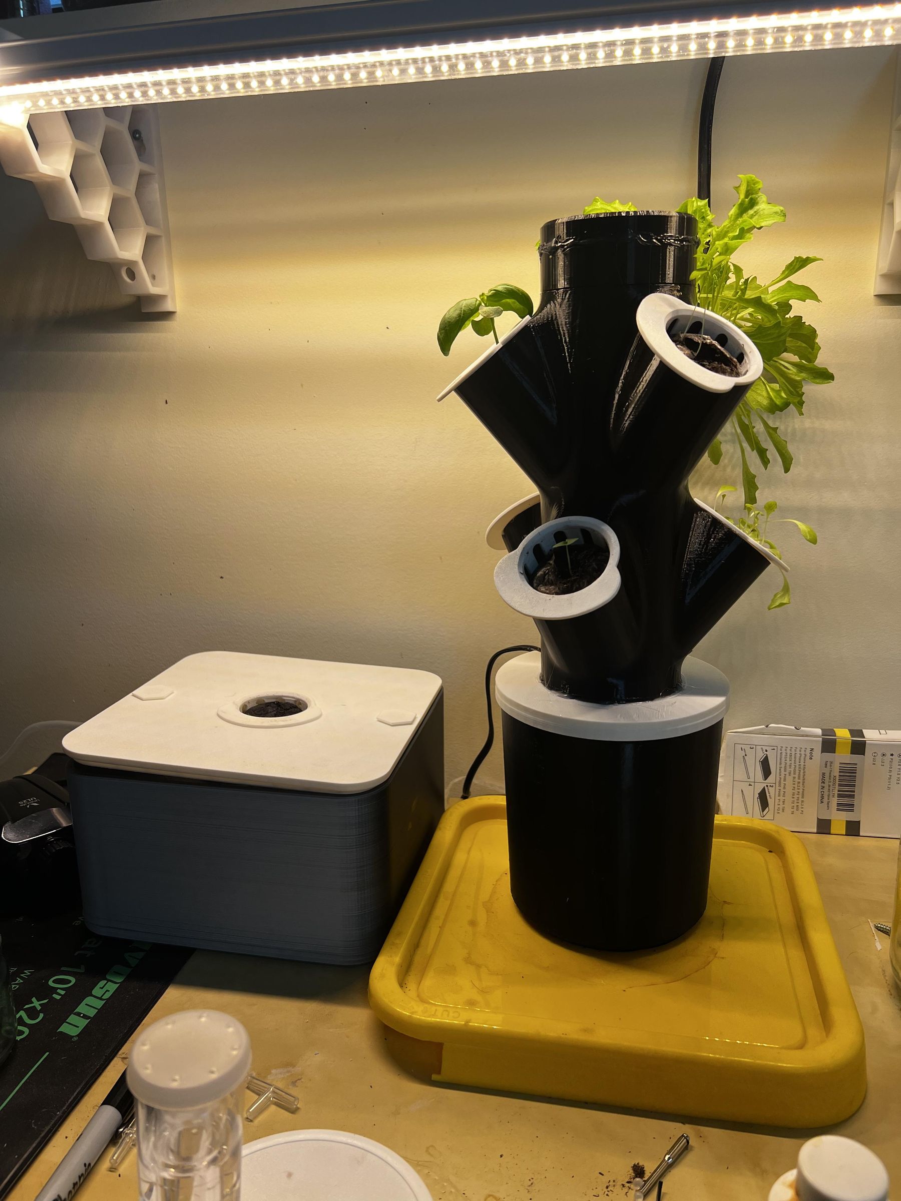 DESKTOP HYDROPONIC TOWER : 5 Steps (with Pictures) - Instructables