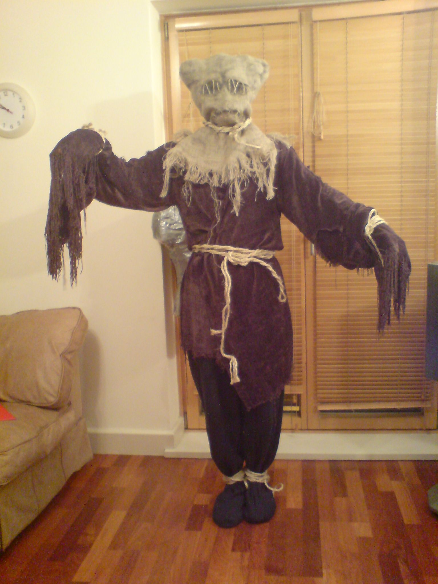 How to Make a Doctor Who Scarecrow : 11 Steps - Instructables