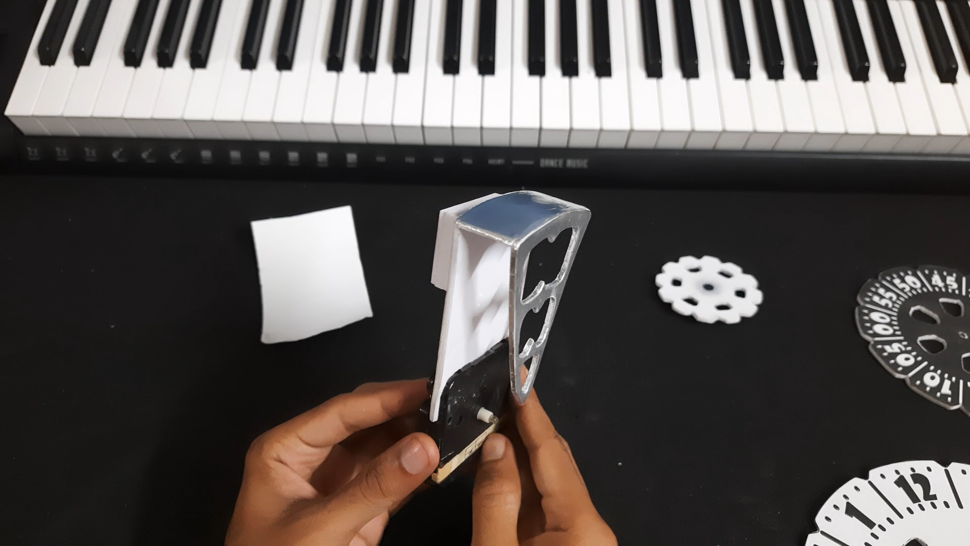 How to Make a Clock That Tells Time With a Twist...? : 8 Steps (with ...