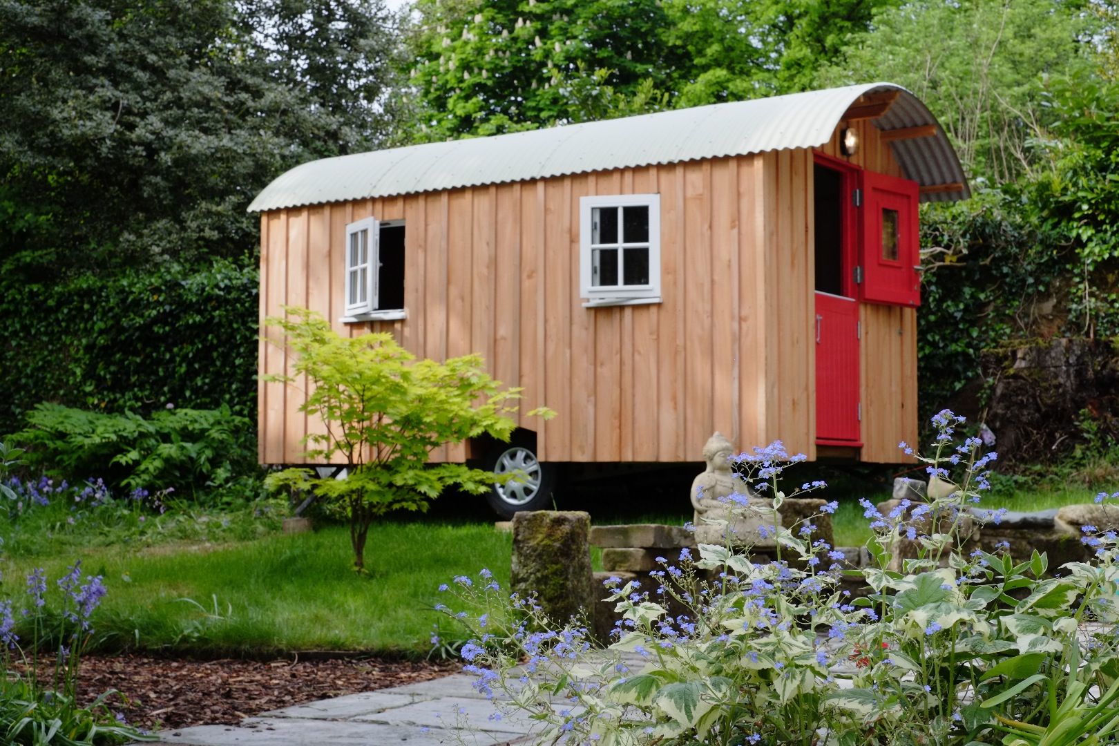 A Hut on Wheels : 22 Steps (with Pictures) - Instructables