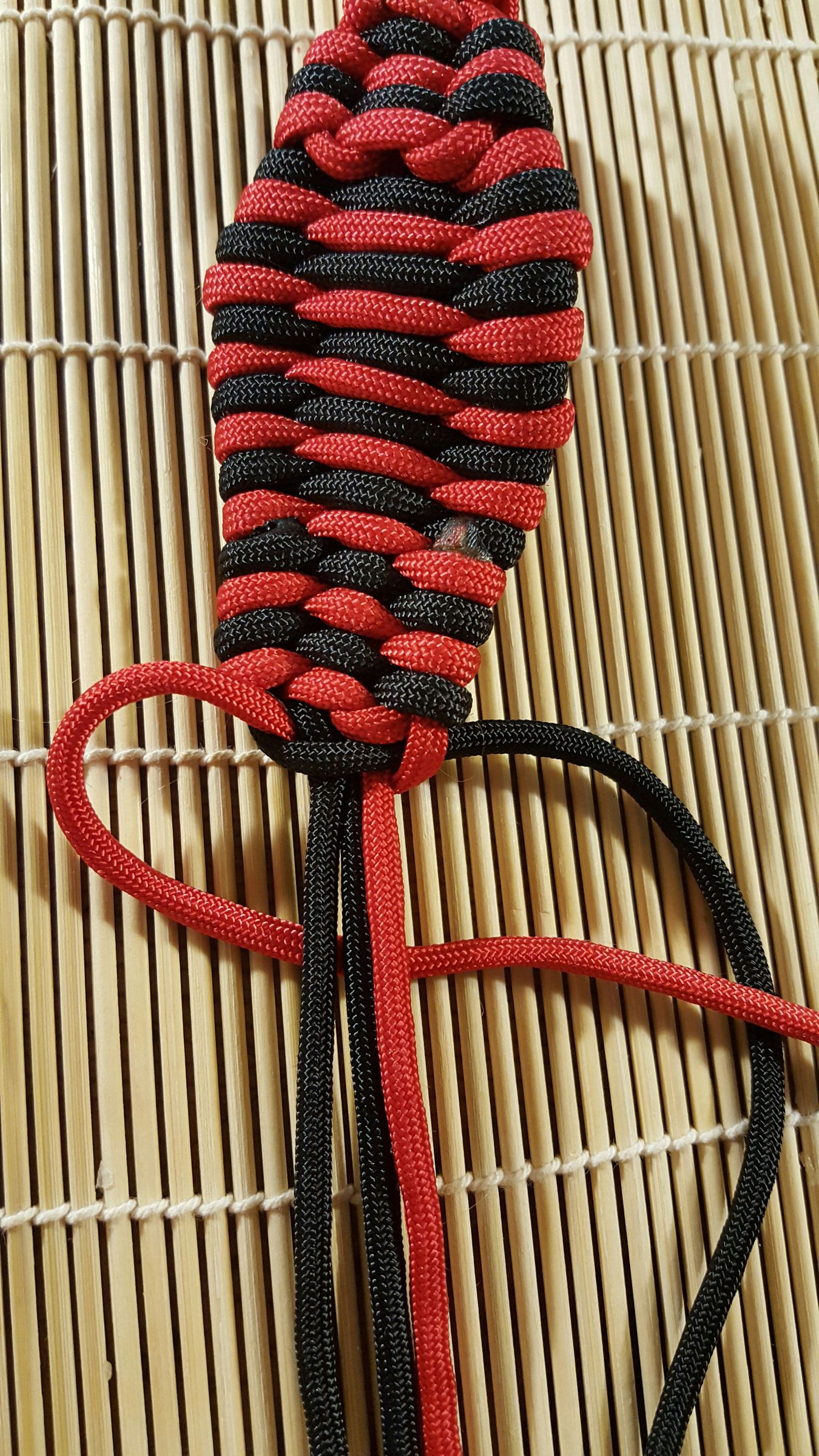 Paracord Snake : 10 Steps (with Pictures) - Instructables