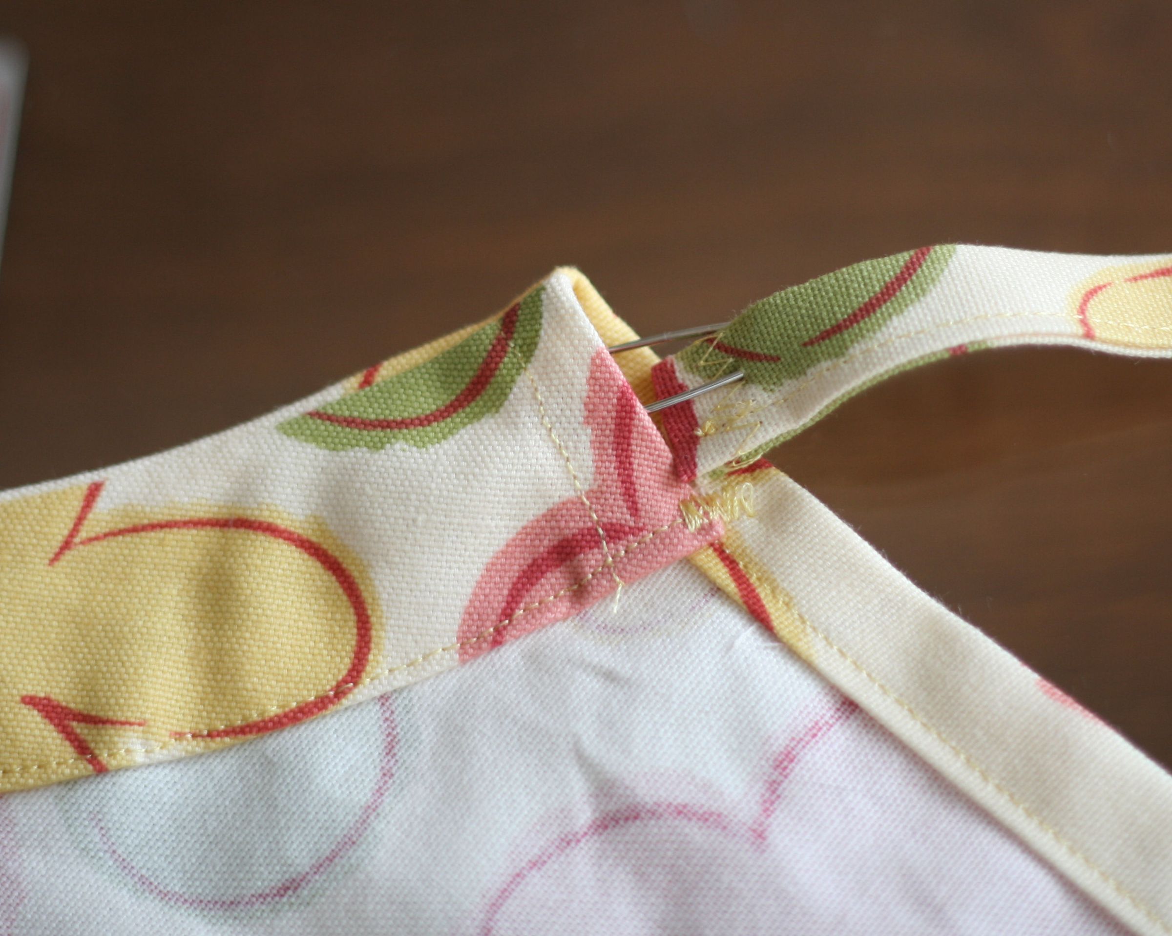 How to Sew an Adjustable Chef's Apron : 11 Steps (with Pictures ...