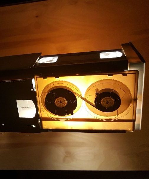 VHS Lamp : 14 Steps (with Pictures) - Instructables