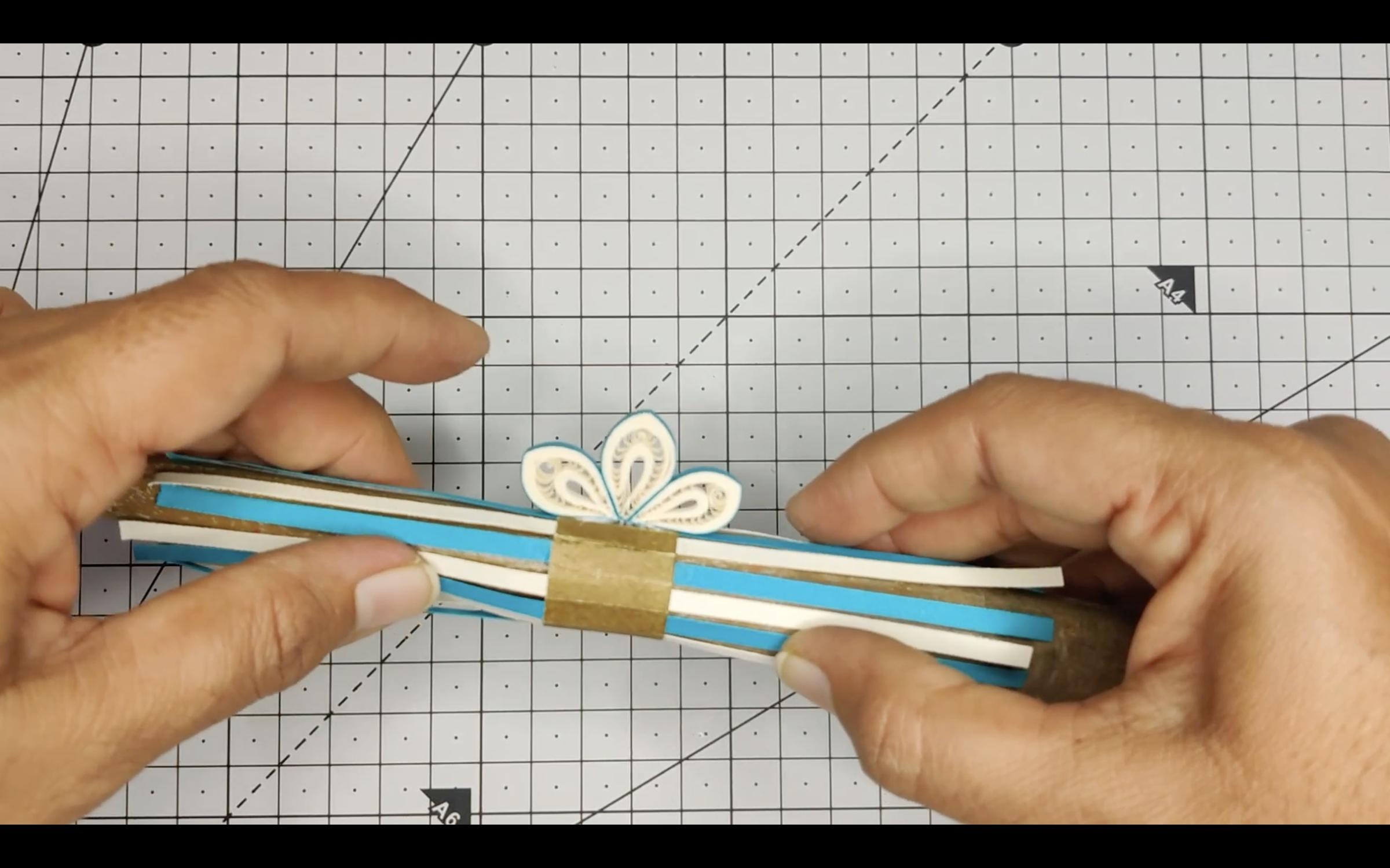 Paper Quilled Ornamental Dangler DIY : 13 Steps (with Pictures ...