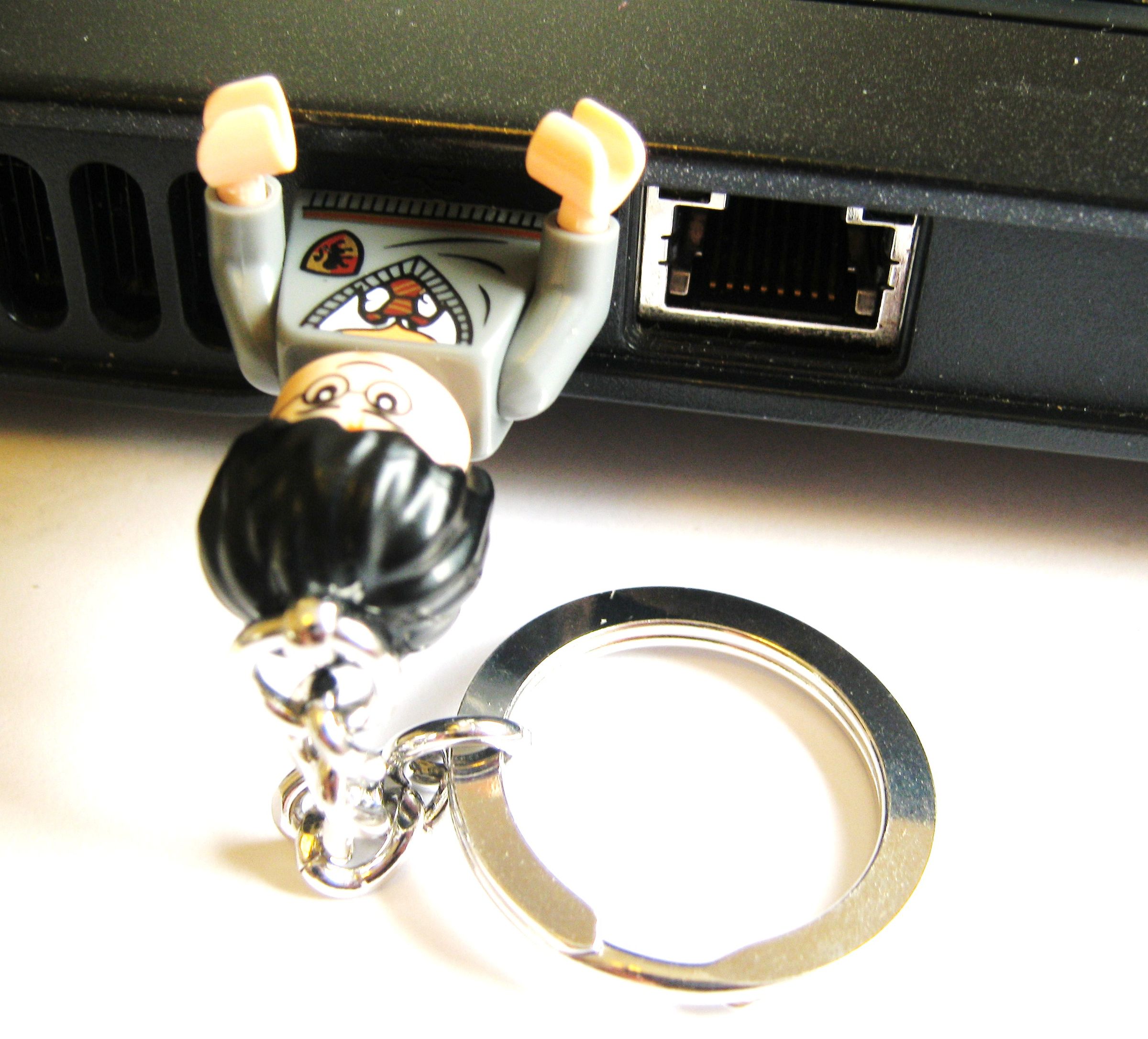 LEGO Minifig USB Flash Drive - Instructables