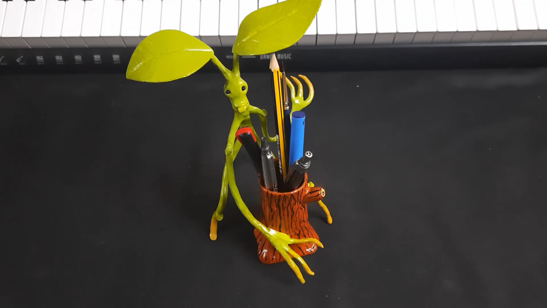 Sculpting Pickett the Bowtruckle Pen Stand : 9 Steps (with Pictures ...