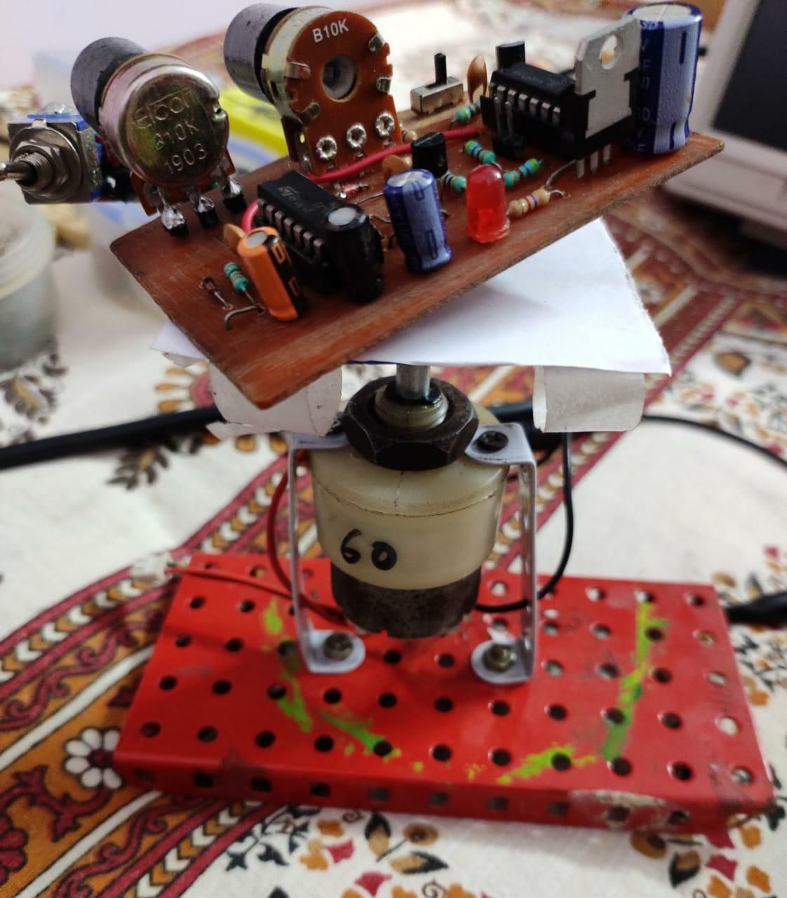 DIY Turntable and PCB Etching Shaker Circuit : 4 Steps - Instructables