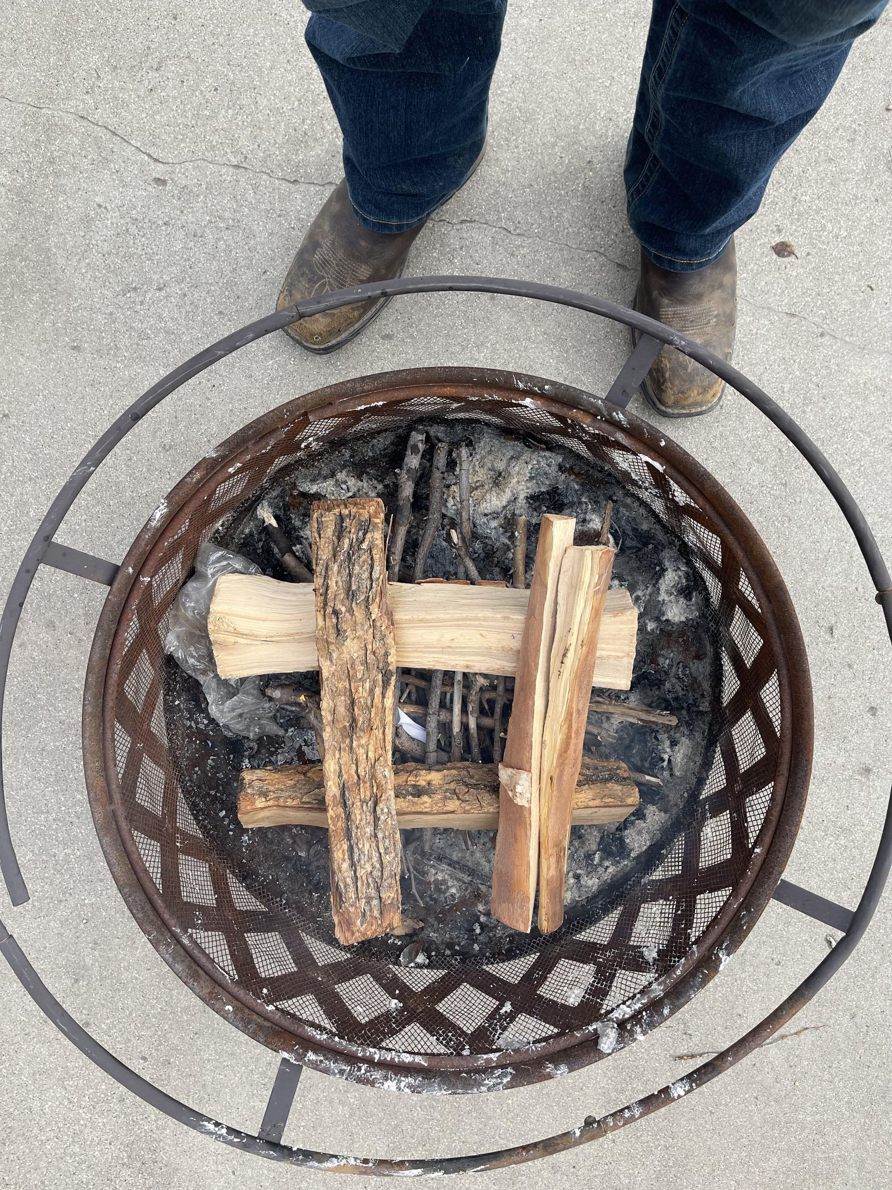 How to Build a Camp Fire : 4 Steps - Instructables
