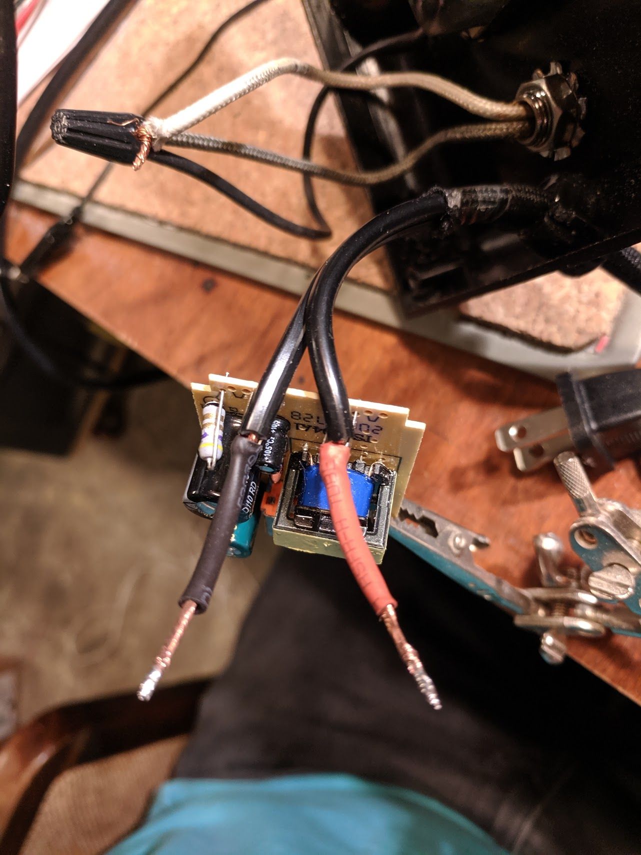 Add a USB Port to a Lamp : 5 Steps (with Pictures) - Instructables