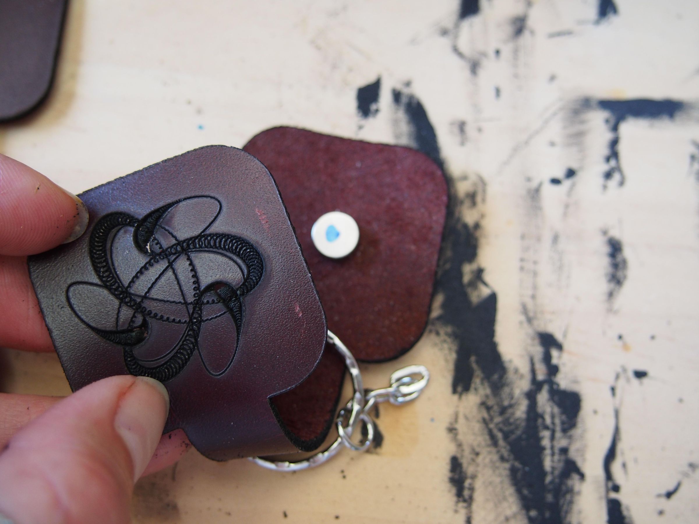 Magnetic Wood and Leather Keychain Organiser : 7 Steps (with Pictures ...