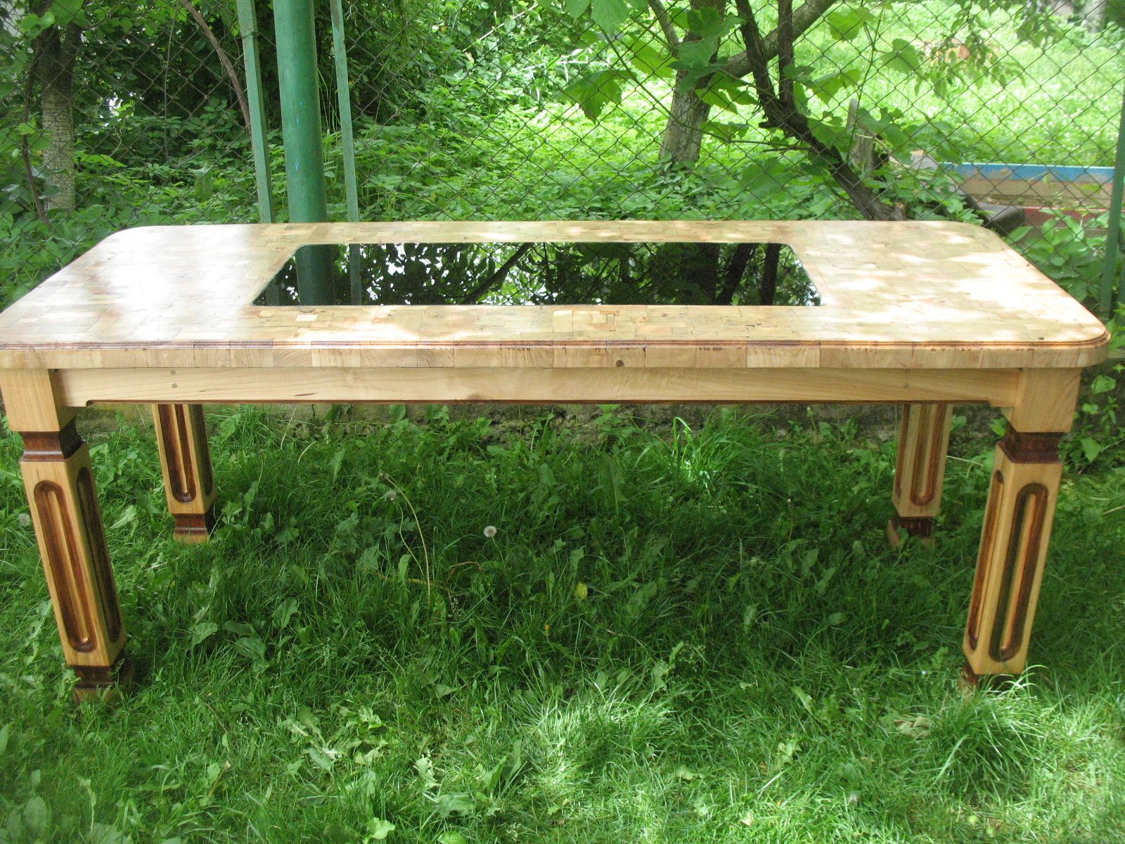 DIY Table of the Slice Cut Wood : 4 Steps - Instructables